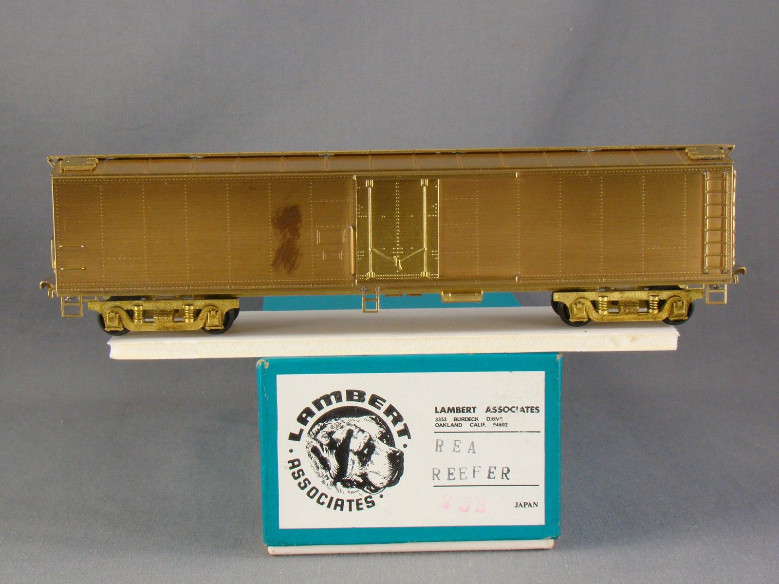 HO Lambert Associates 753 REA Express Reefer Car