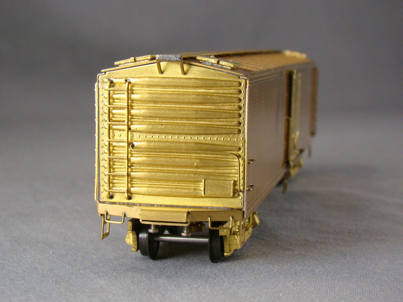 HO Lambert Associates 753 REA Express Reefer Car