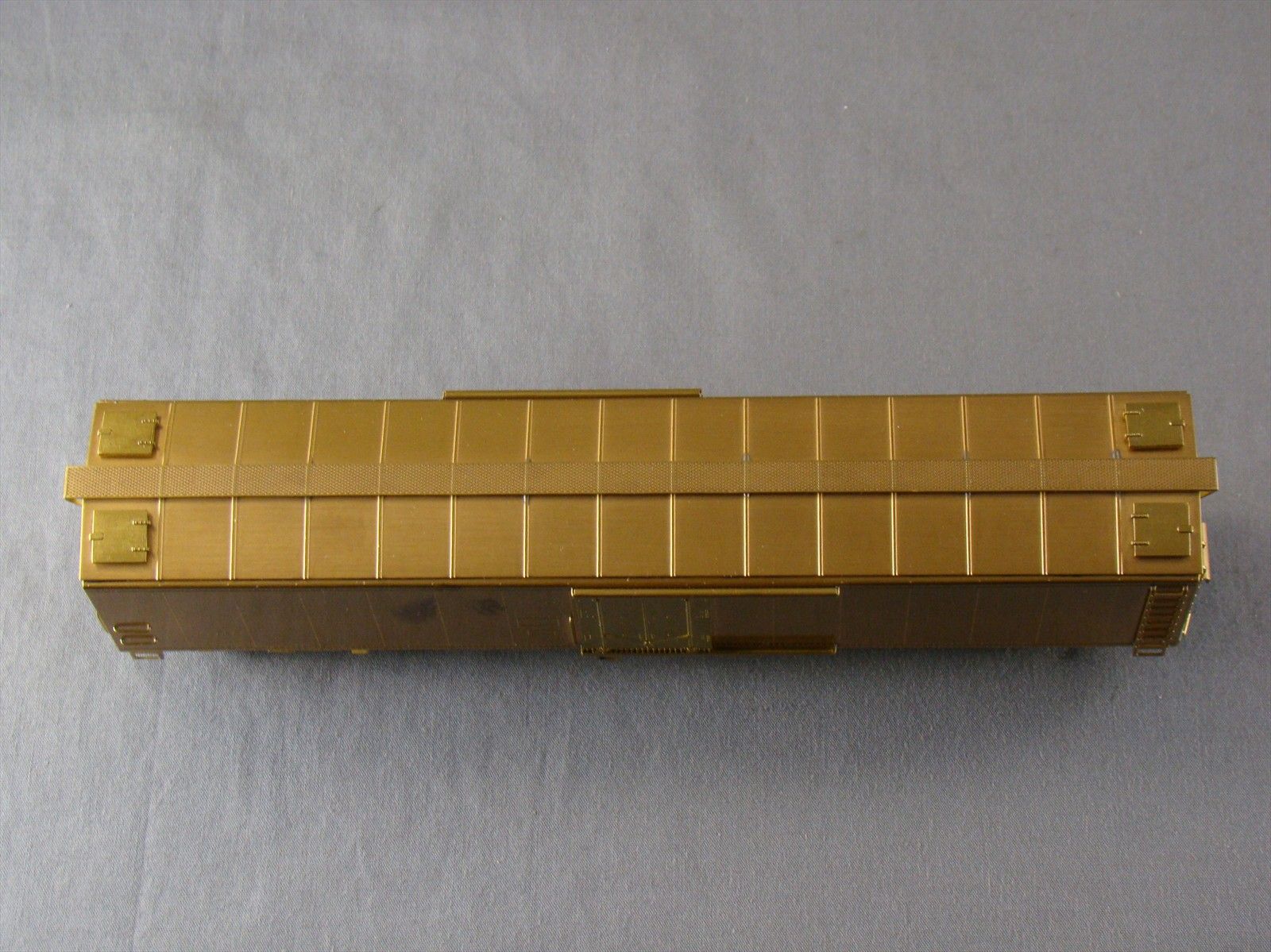 HO Lambert Associates 753 REA Express Reefer Car