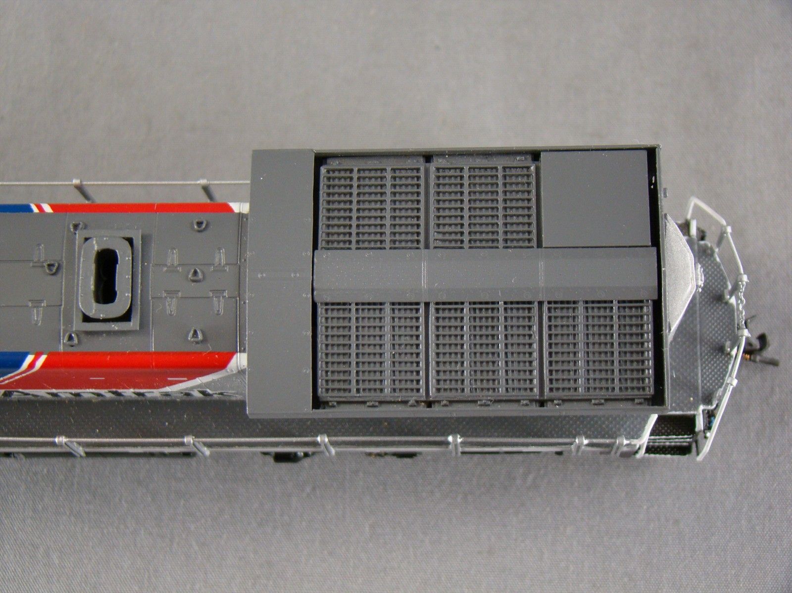 HO OMI Overland AMTRAK DASH 8-32BWH #519 Custom