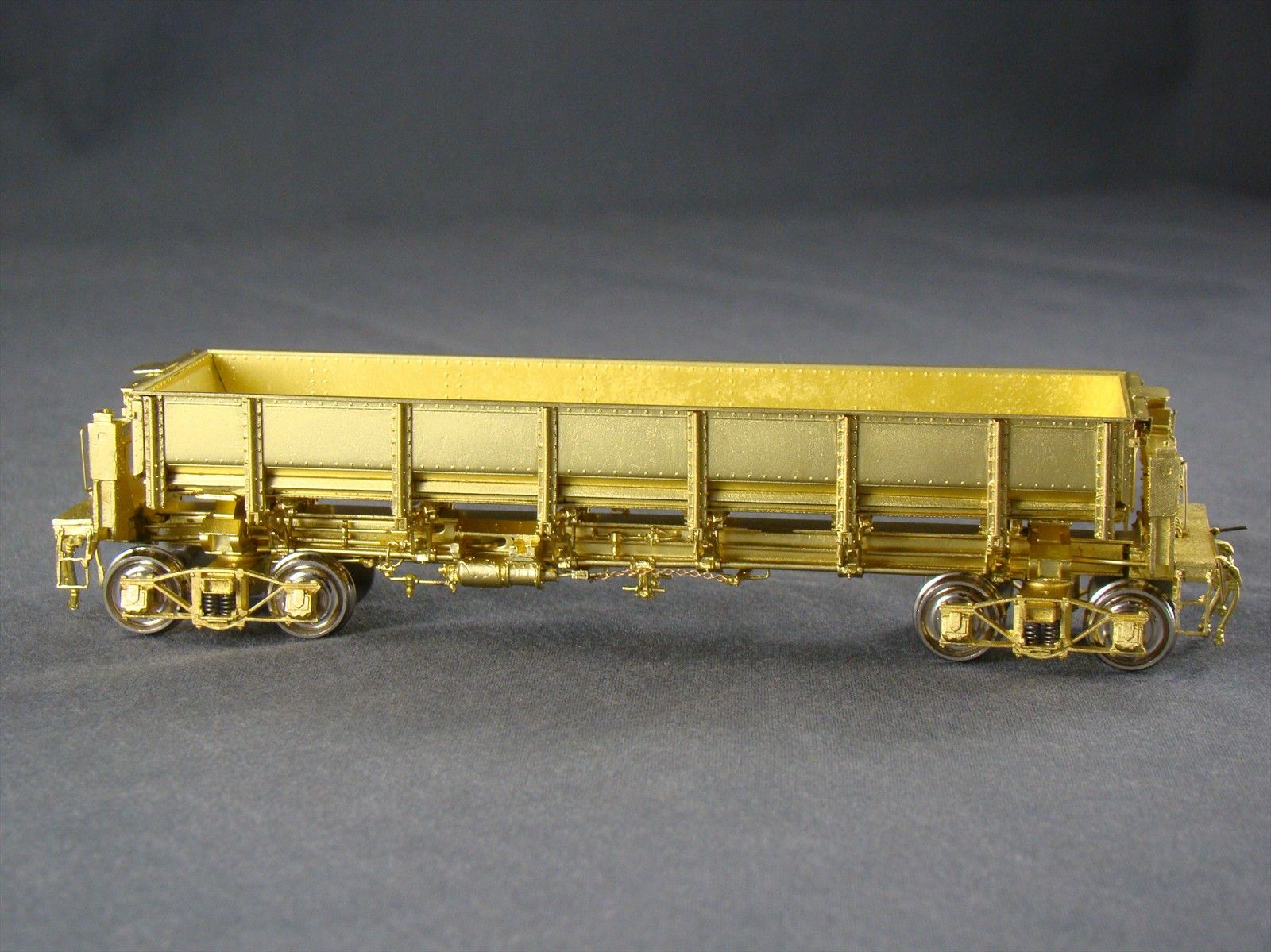 HO W&R Enterprises Clark Car Co 30 Cu Yard Side Dump Car