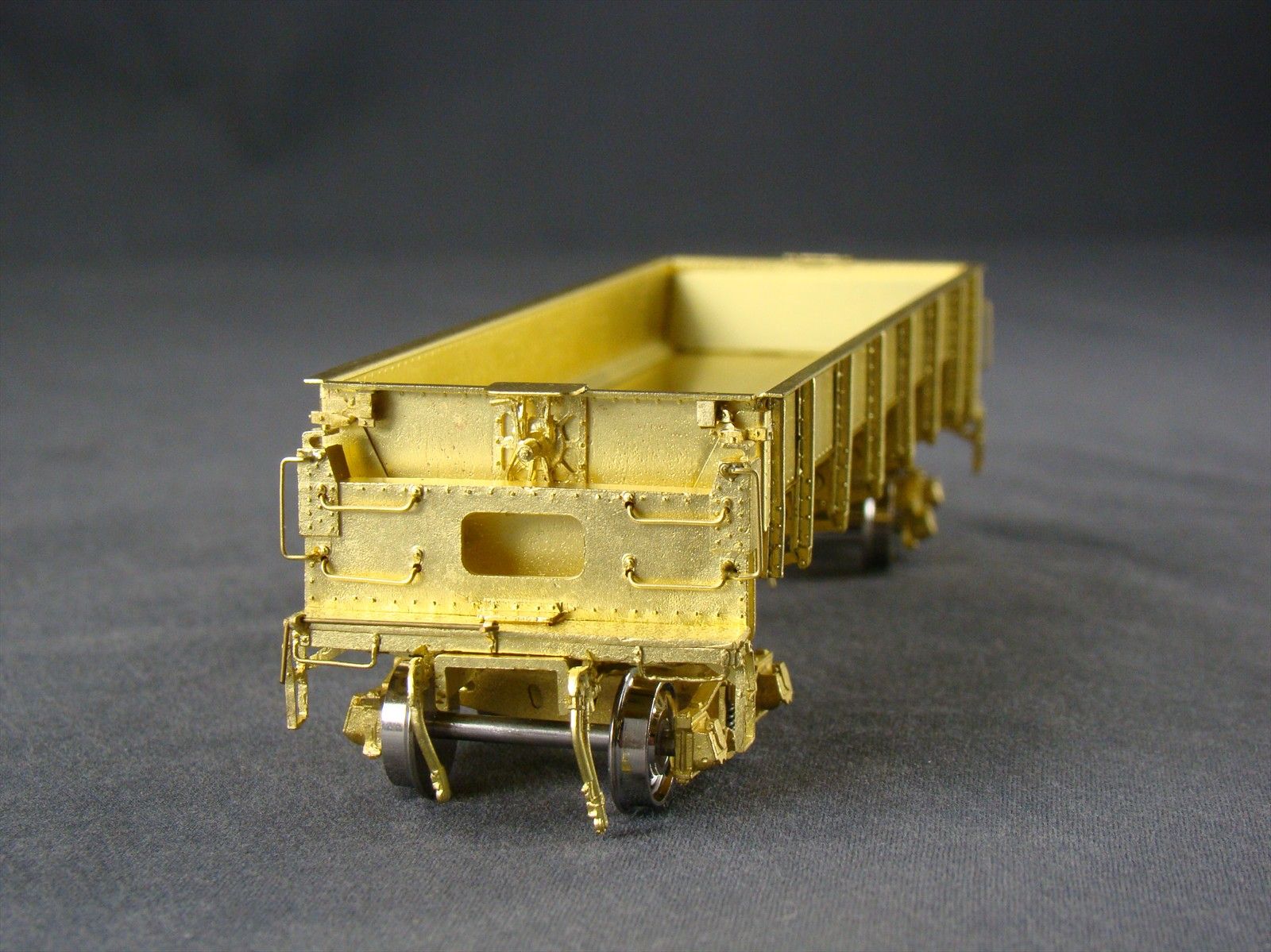 HO W&R Enterprises Clark Car Co 30 Cu Yard Side Dump Car
