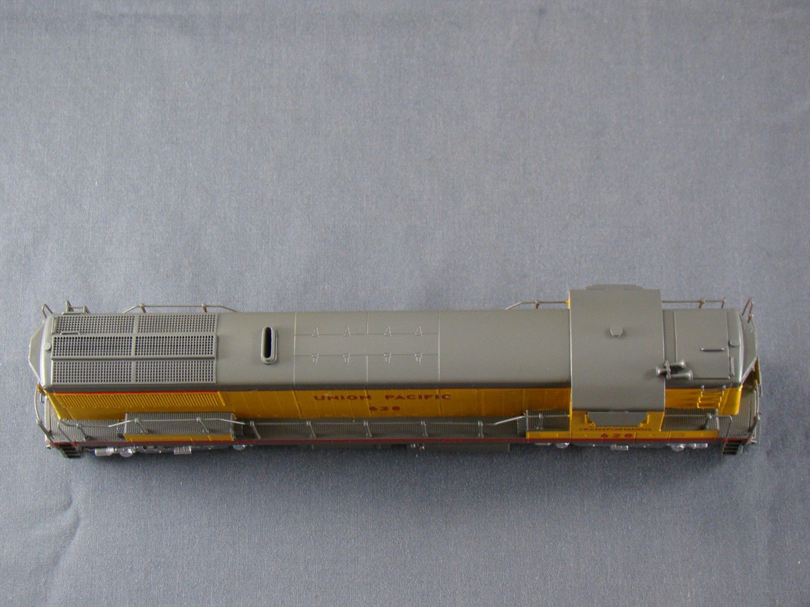 HO Oriental Limited UP Union Pacific GE U-25B Diesel #628