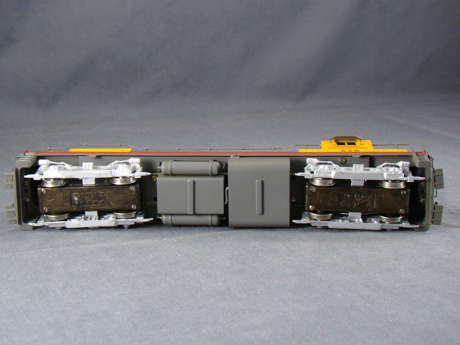 HO Oriental Limited UP Union Pacific GE U-25B Diesel #628