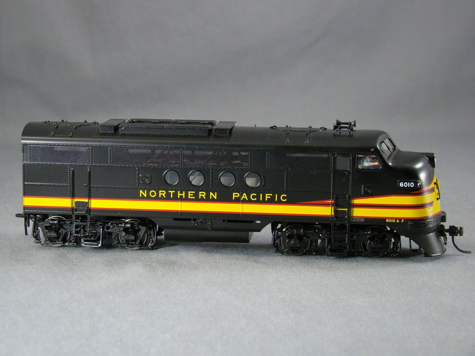 HO DP Division Point NP Northern Pacific FT AB Diesel Set #6010