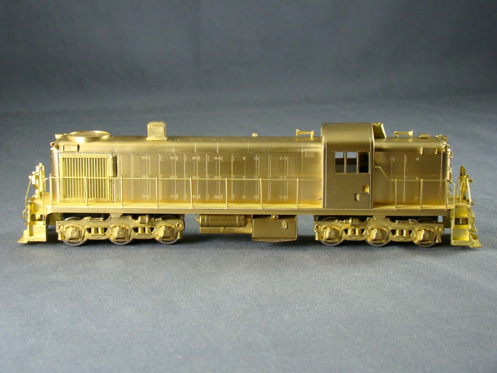 HO ALCO Models D-121x RSC-2 Diesel