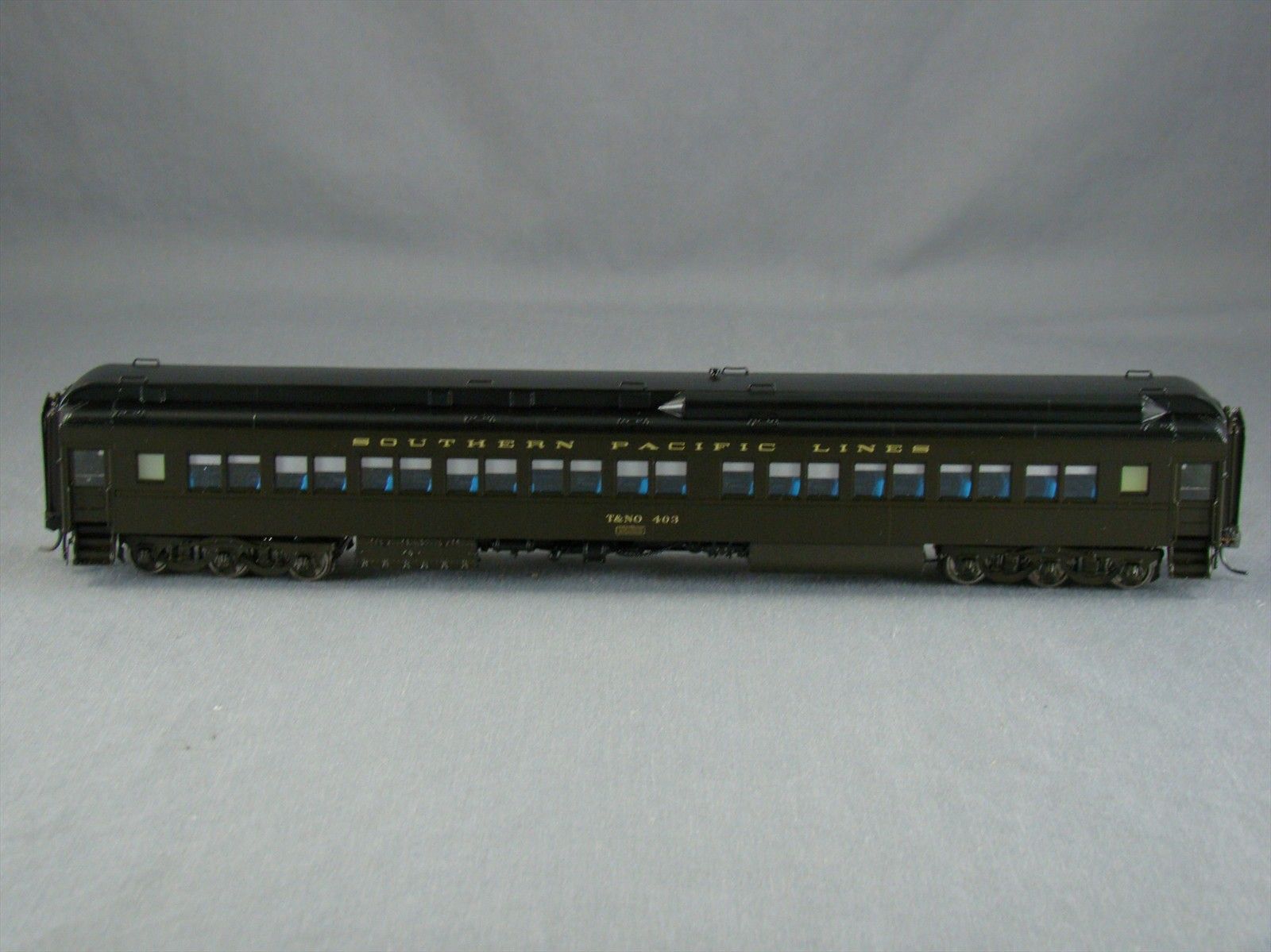 HO TCY The Coach Yard SP Southern Pacific Daylight Olive Coach T&NO 403