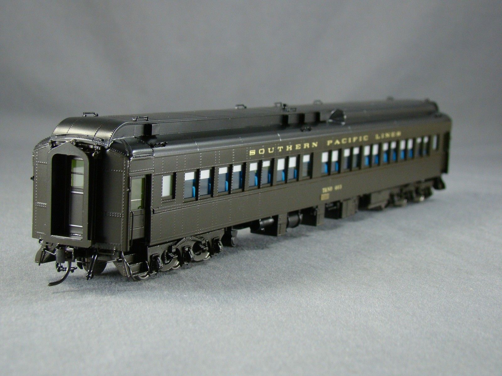 HO TCY The Coach Yard SP Southern Pacific Daylight Olive Coach T&NO 403