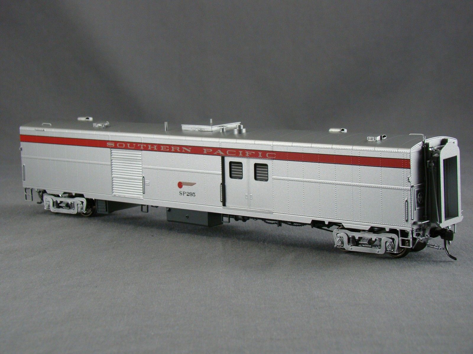 HO UTI 1028-14 SP Southern Pacific Steam Generator #295 - Business Train