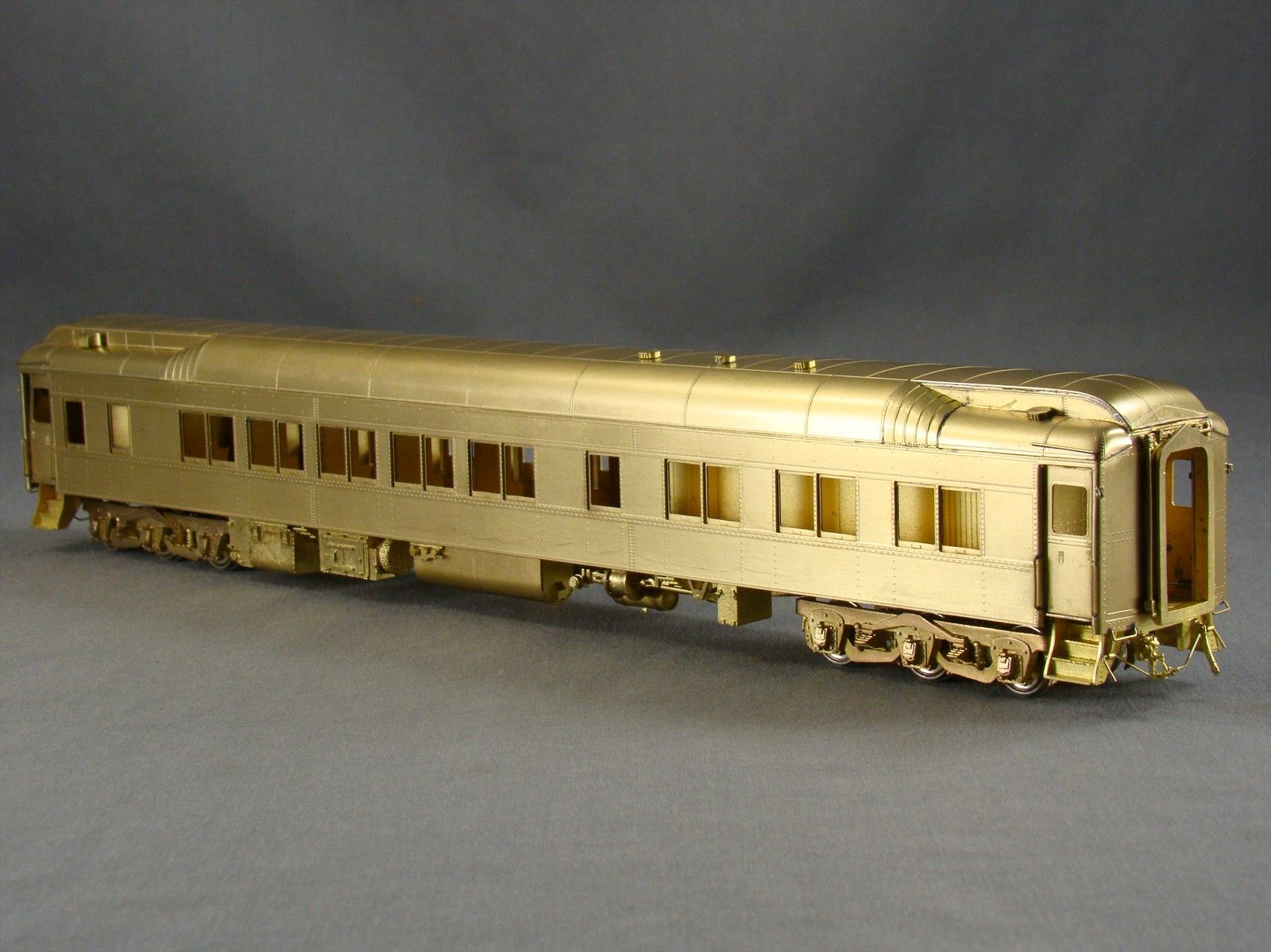 HO CIL Challenger 2100 Pullman Plan 3411 10-3 Sleeper - UP C&NW