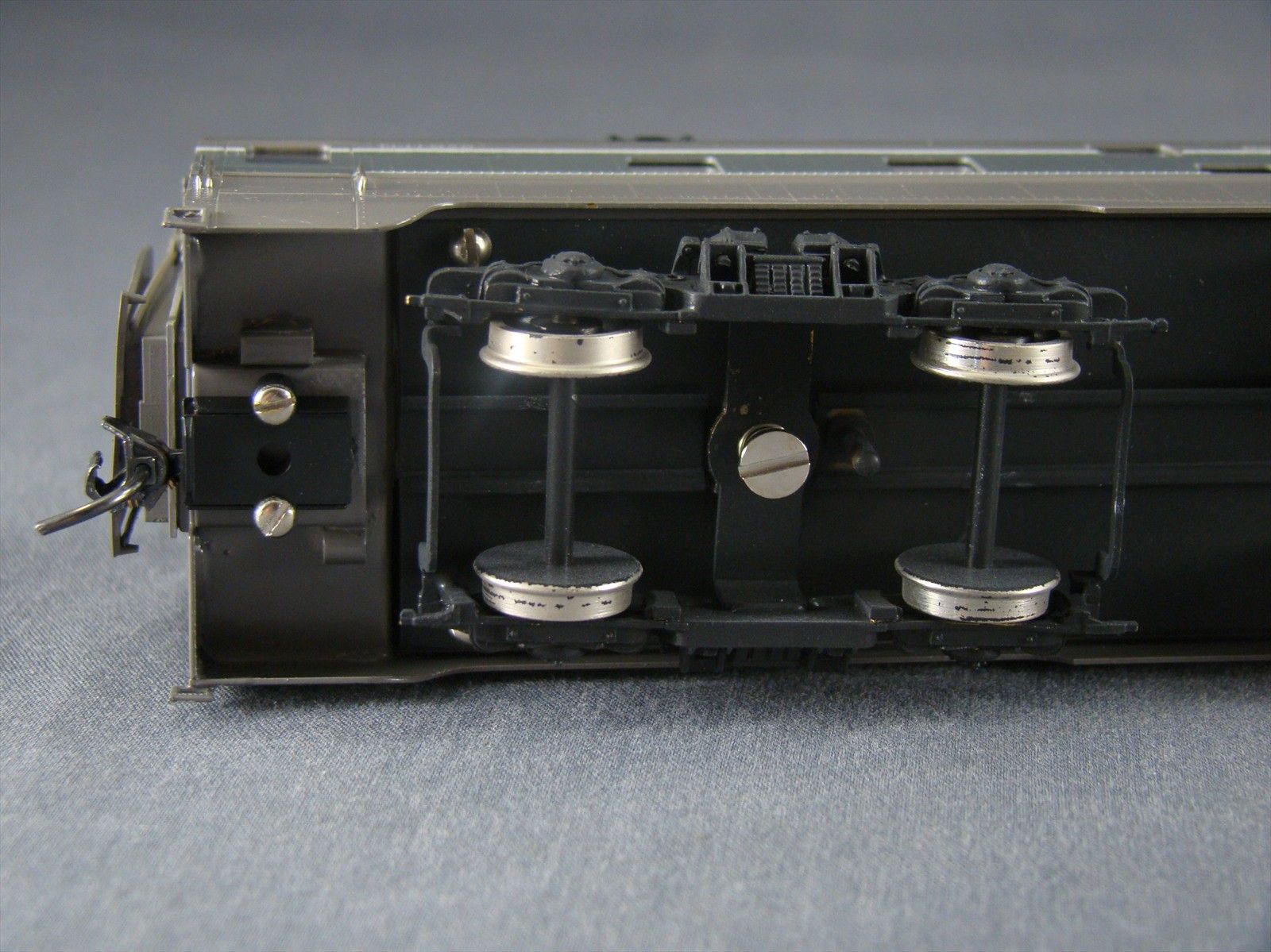 HO TCY 0317 Coach Yard SP Southern Pacific 12-5 Sleeper #9250 - CUSTOM