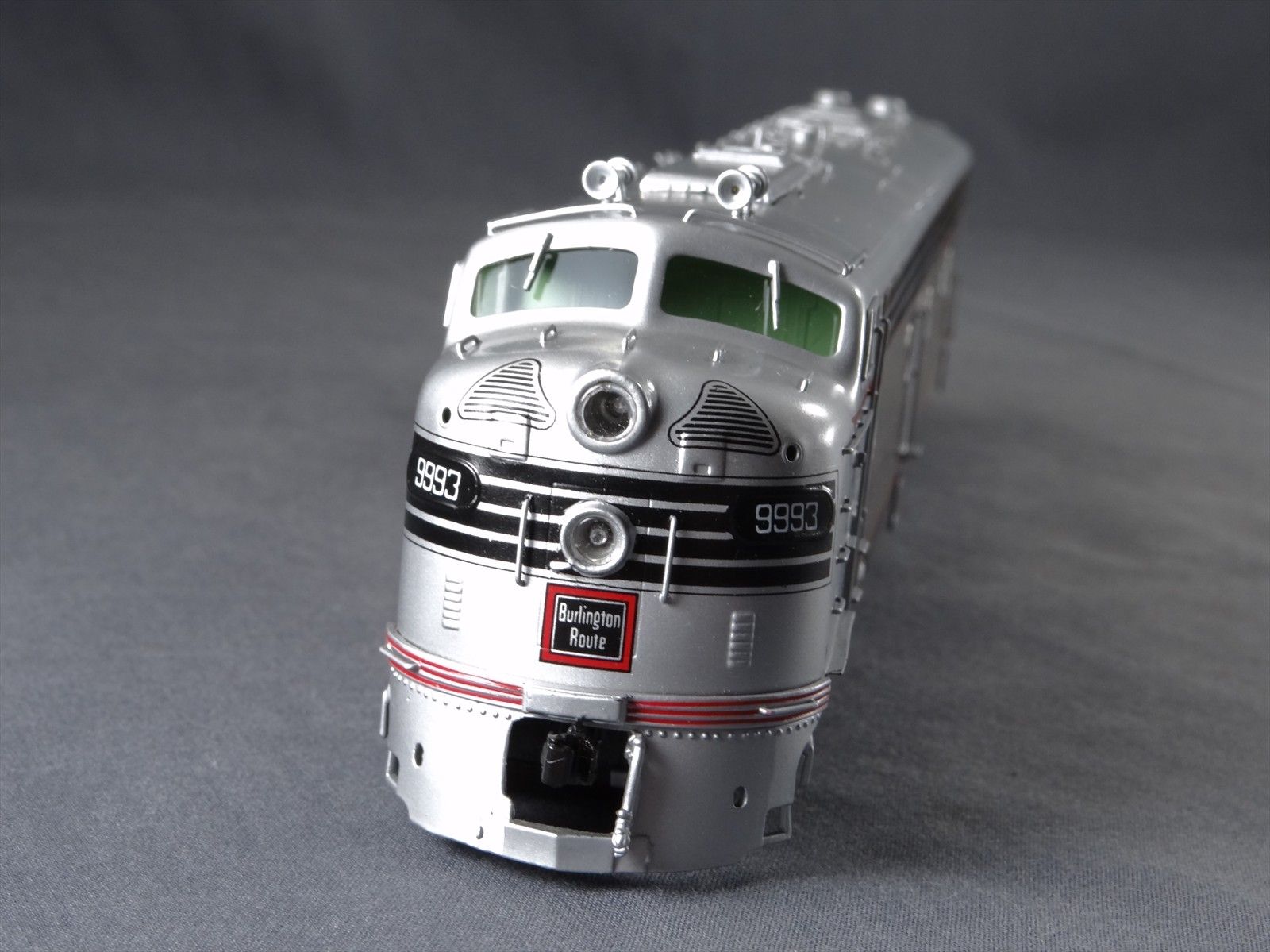 HO CIL 2120.1 Challenger CB&Q Burlington E9A Diesel #9993