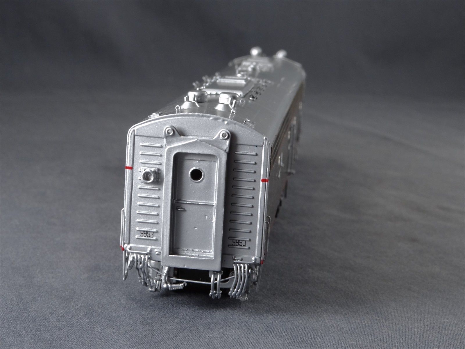 HO CIL 2120.1 Challenger CB&Q Burlington E9A Diesel #9993