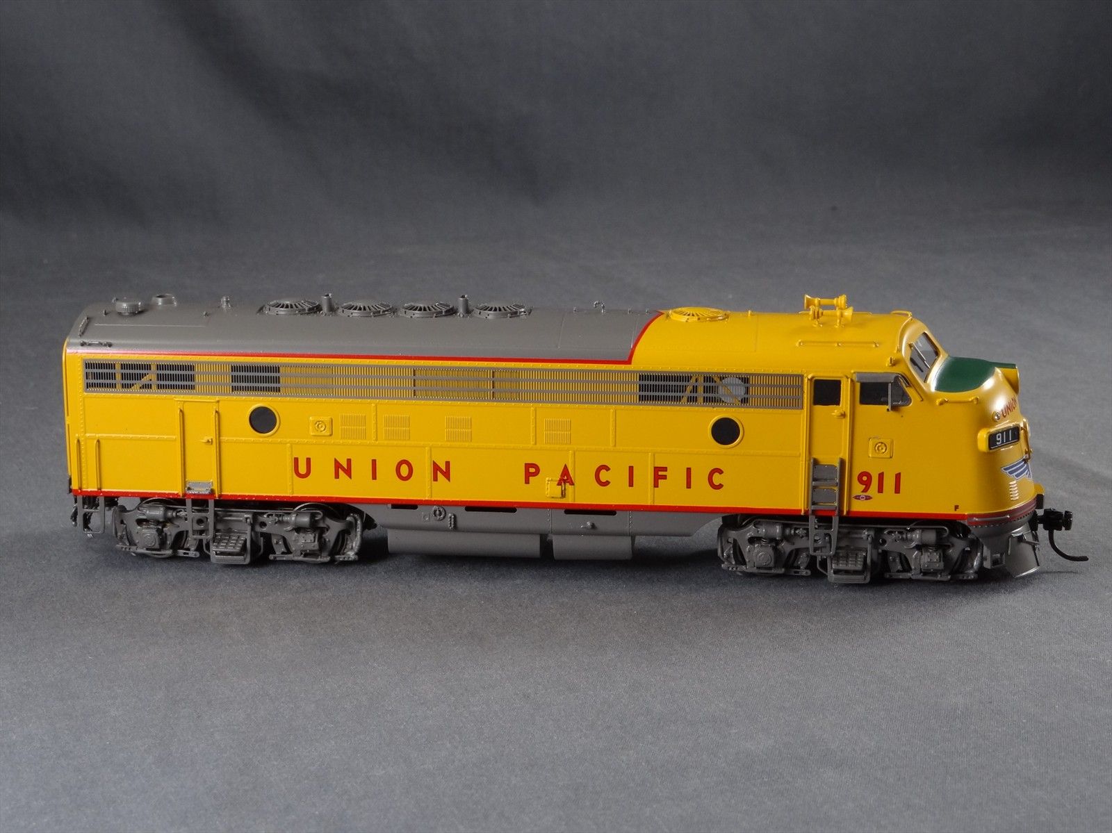 HO Division Point, UP Union Pacific FP7 A-B Set As-Delivered