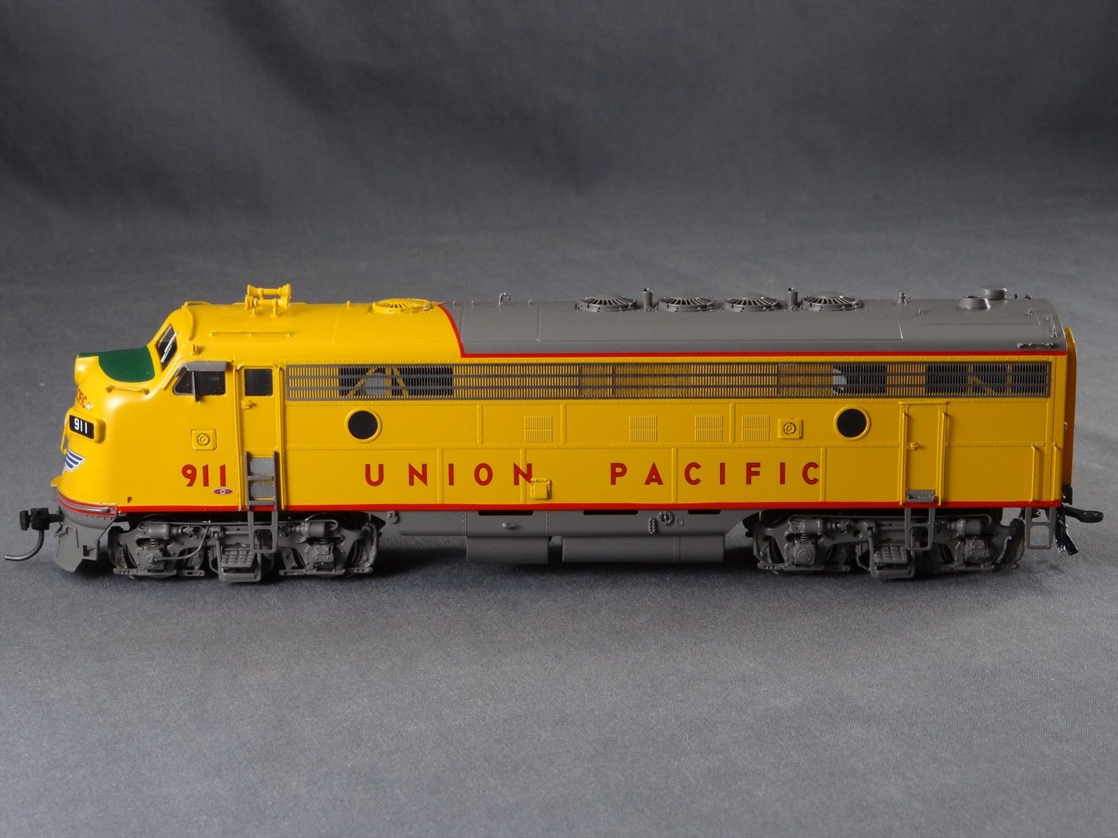 HO Division Point, UP Union Pacific FP7 A-B Set As-Delivered