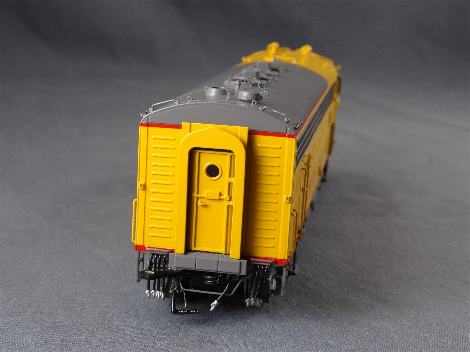 HO Division Point, UP Union Pacific FP7 A-B Set As-Delivered