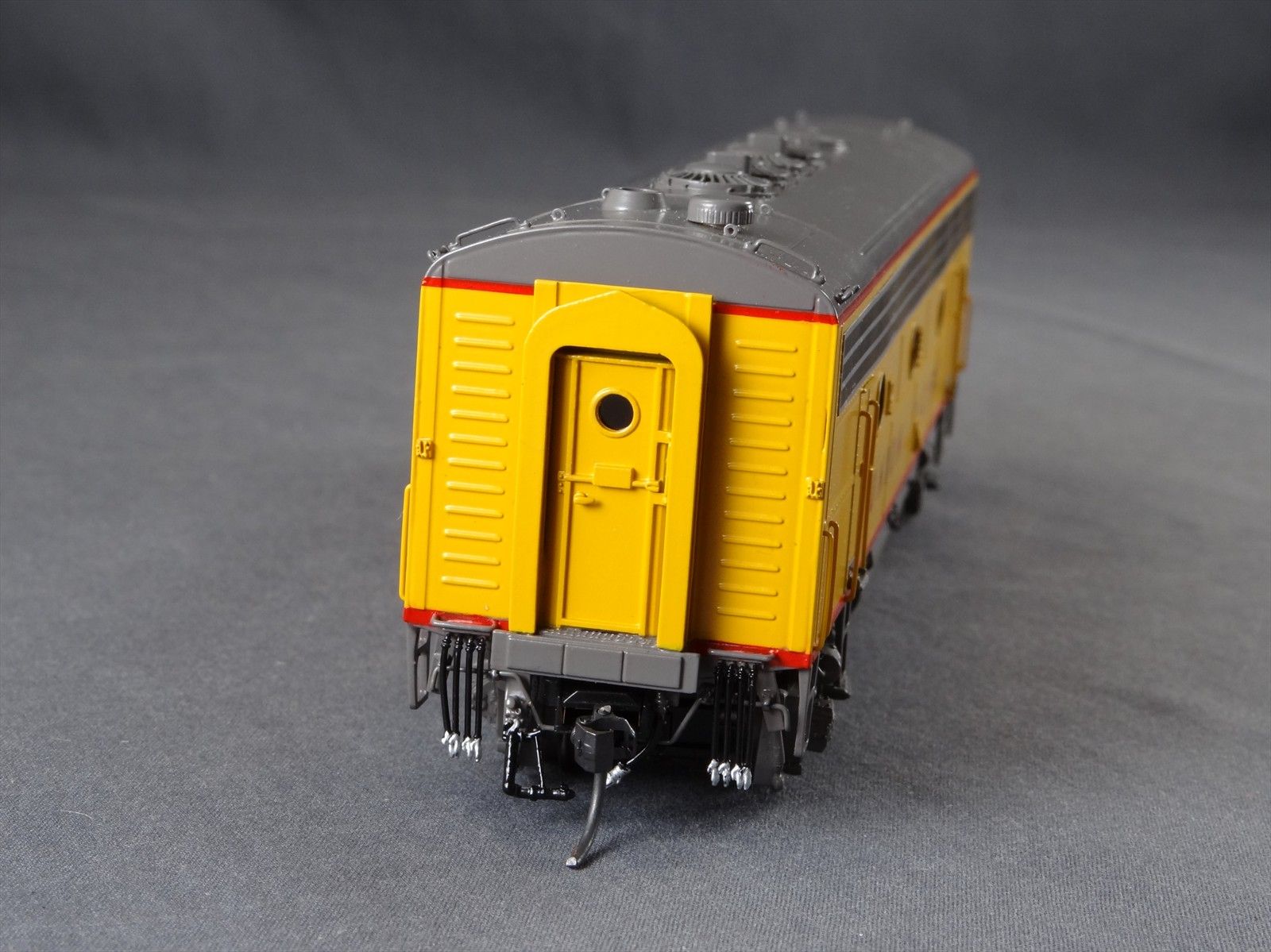HO Division Point, UP Union Pacific FP7 A-B Set As-Delivered