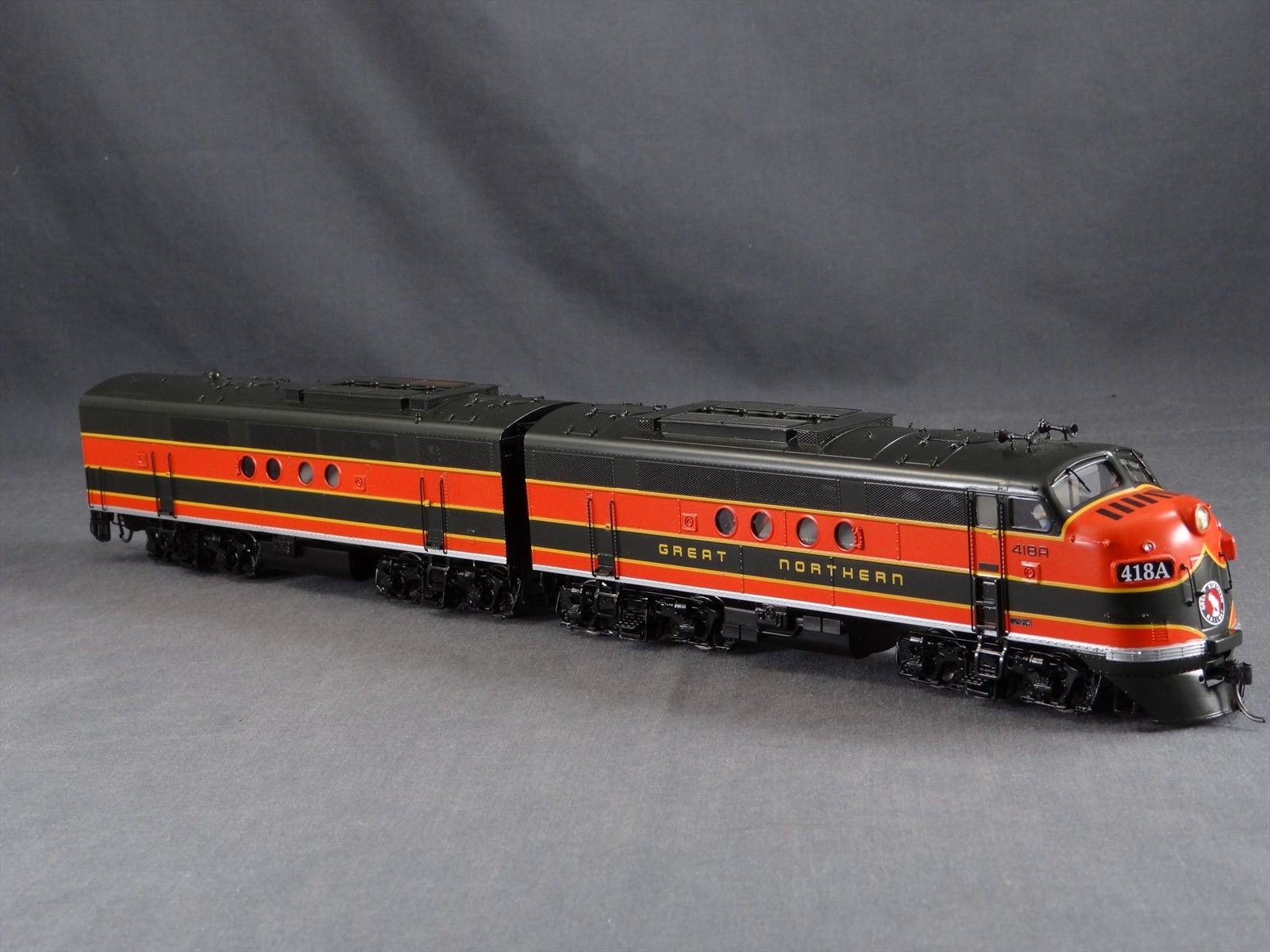 HO Division Point, GN Great Northern FT AB Set #418