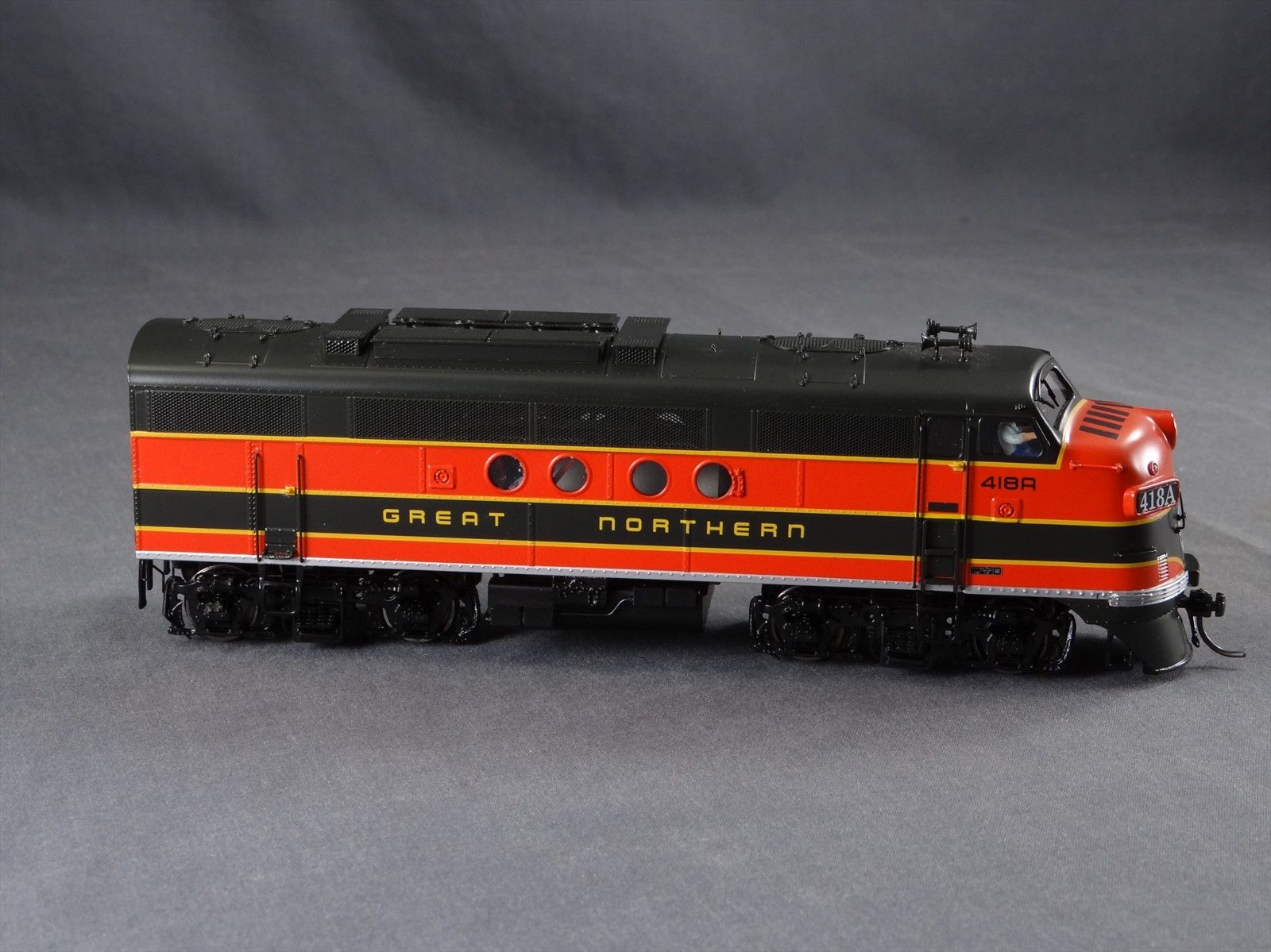 HO Division Point, GN Great Northern FT AB Set #418
