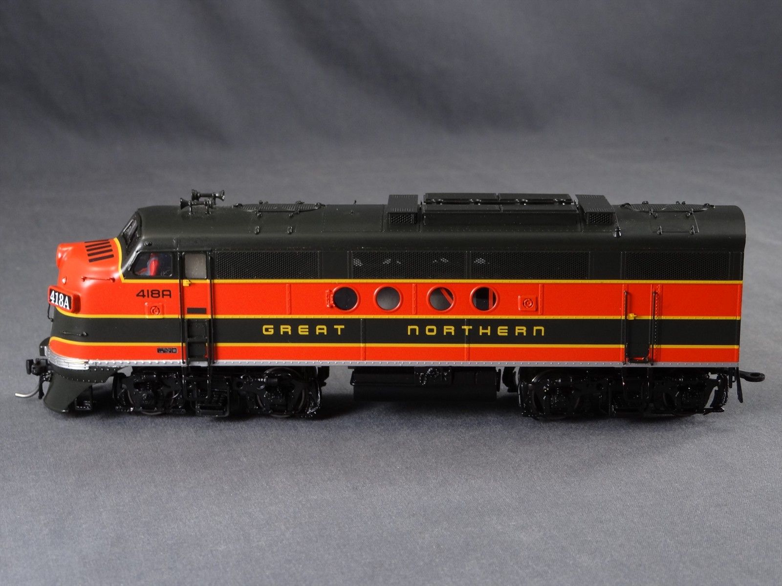 HO Division Point, GN Great Northern FT AB Set #418
