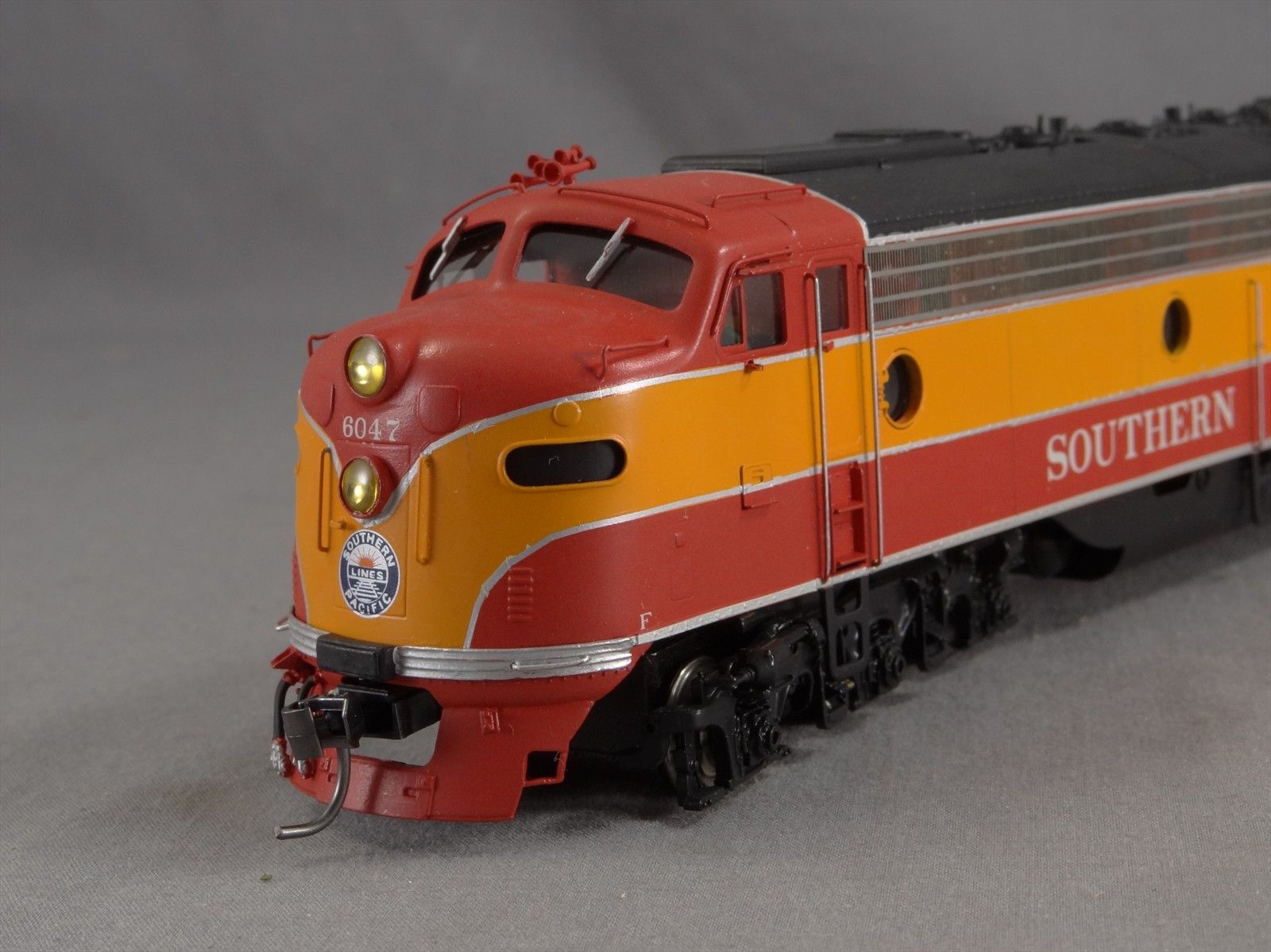 HO Brass Oriental SP Southern Pacific Daylight EMD E9A #6047