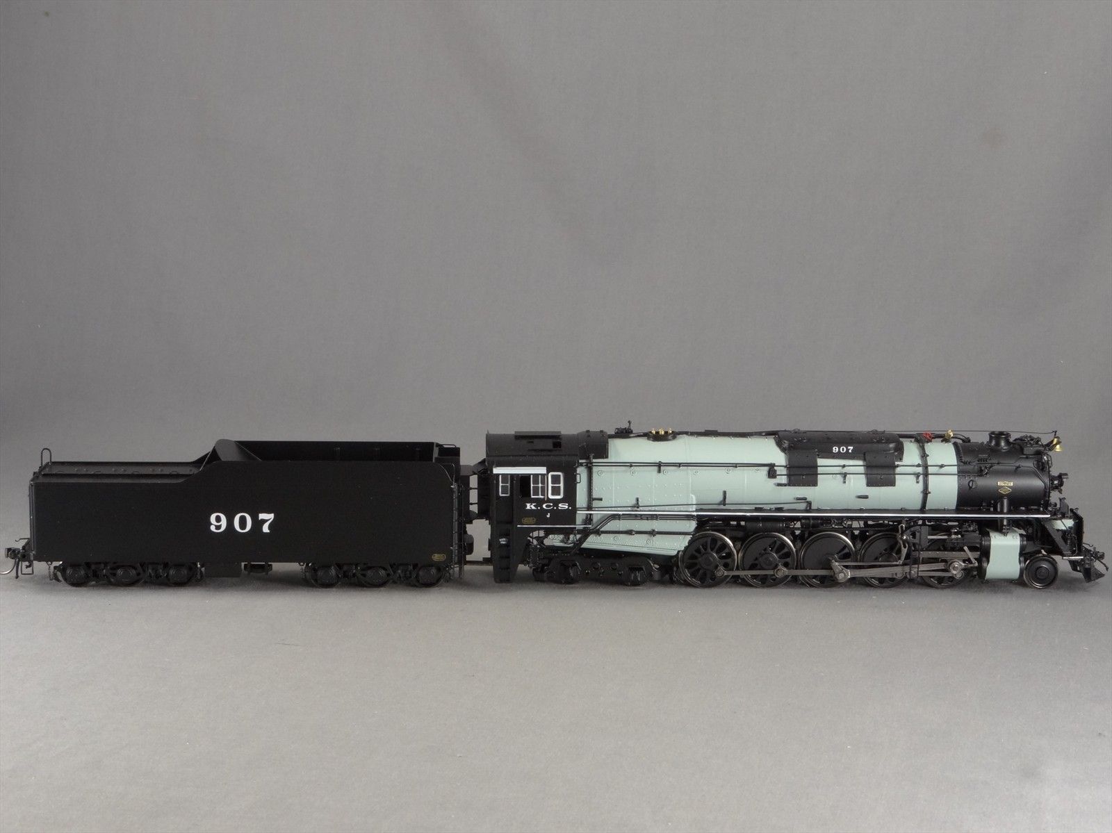 HO DP Division Point KCS J Class 2-10-4 #907 - Gray Boiler / Big Pipe
