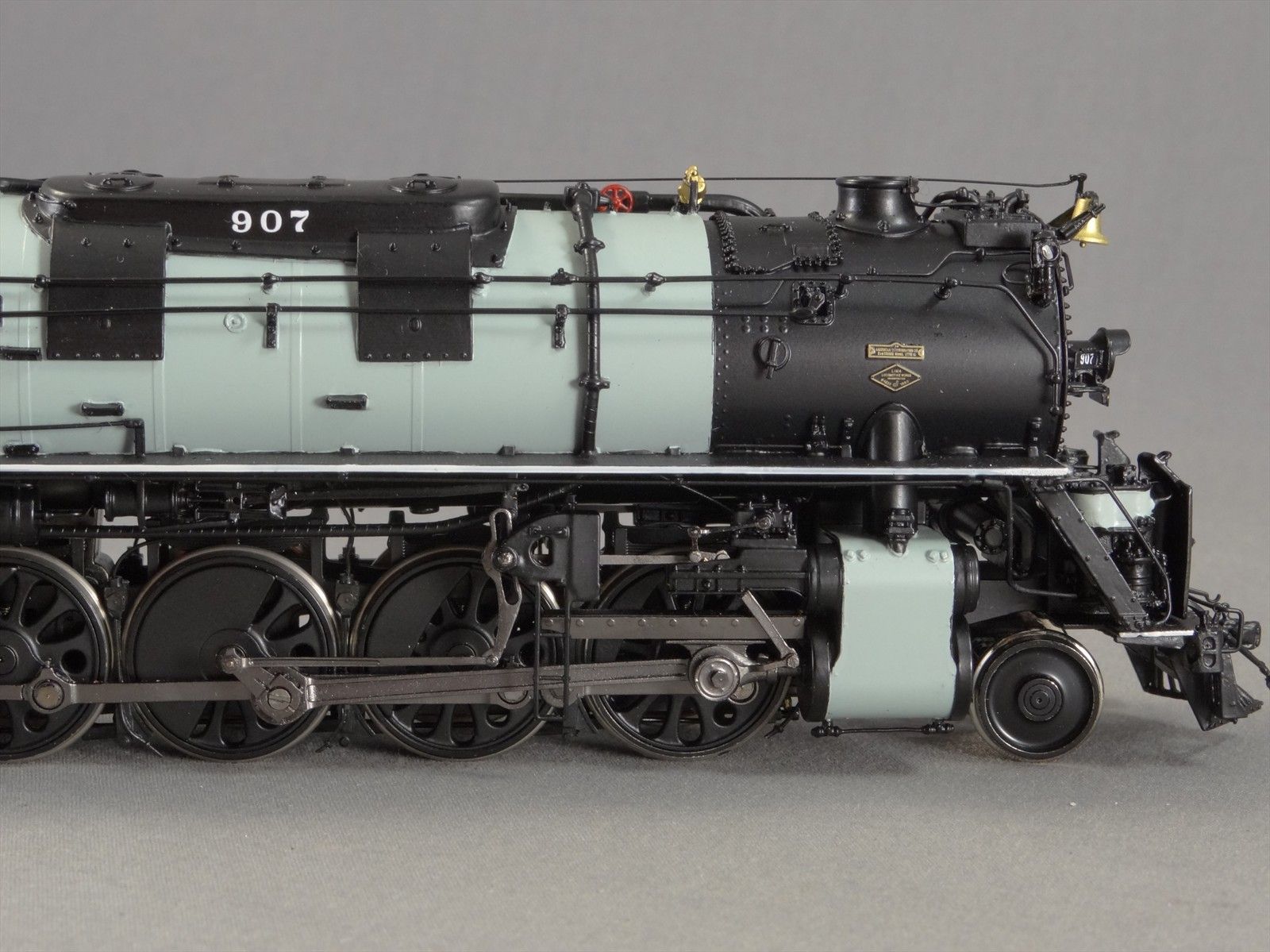 HO DP Division Point KCS J Class 2-10-4 #907 - Gray Boiler / Big Pipe
