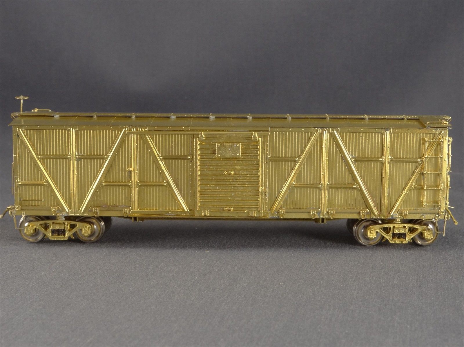 HO OMI 3068 PRR Pennsylvania X-23 Boxcar Corrugated w/ Steel Door