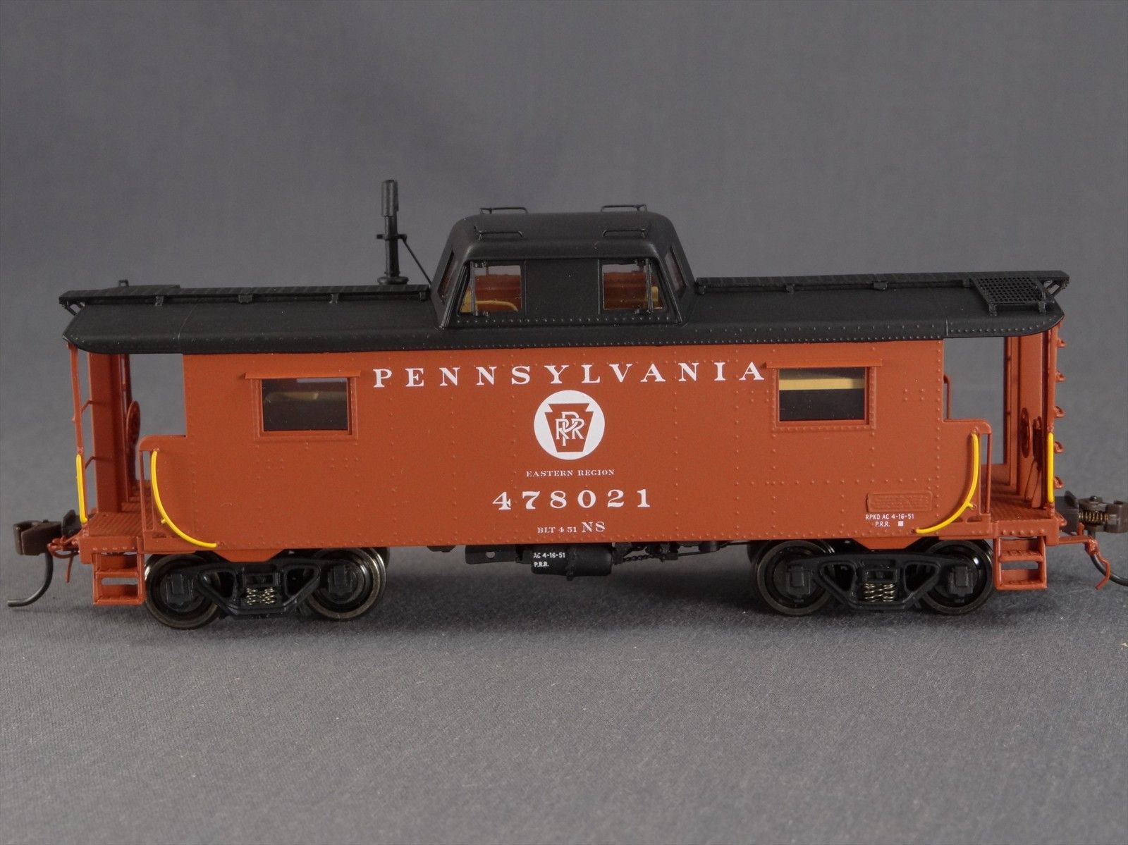 HO Rail Classics R-217 PRR N8 Caboose #478021 w/ Interior & Lighting