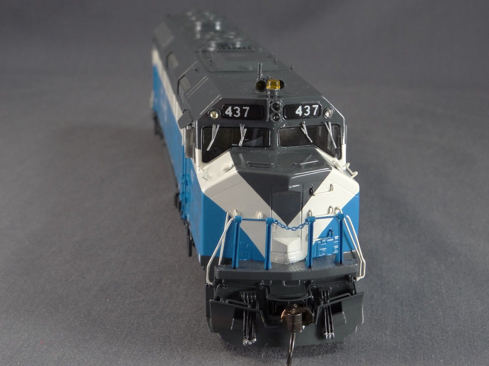 HO OMI 5683.1 GN Great Northern F45 Diesel #437 - Sky Blue