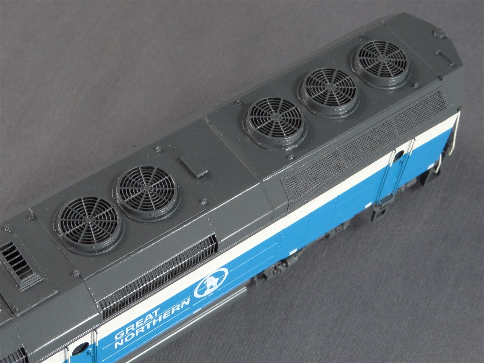 HO OMI 5683.1 GN Great Northern F45 Diesel #437 - Sky Blue