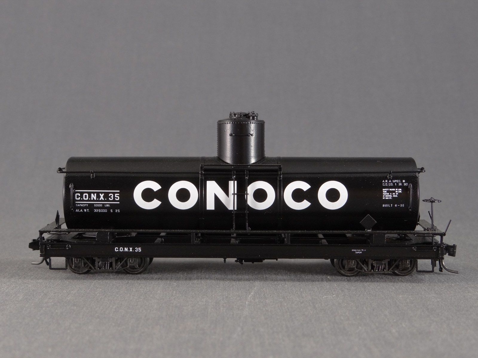 HOn3 DP Division Point Conoco Tank Car #35 - Black