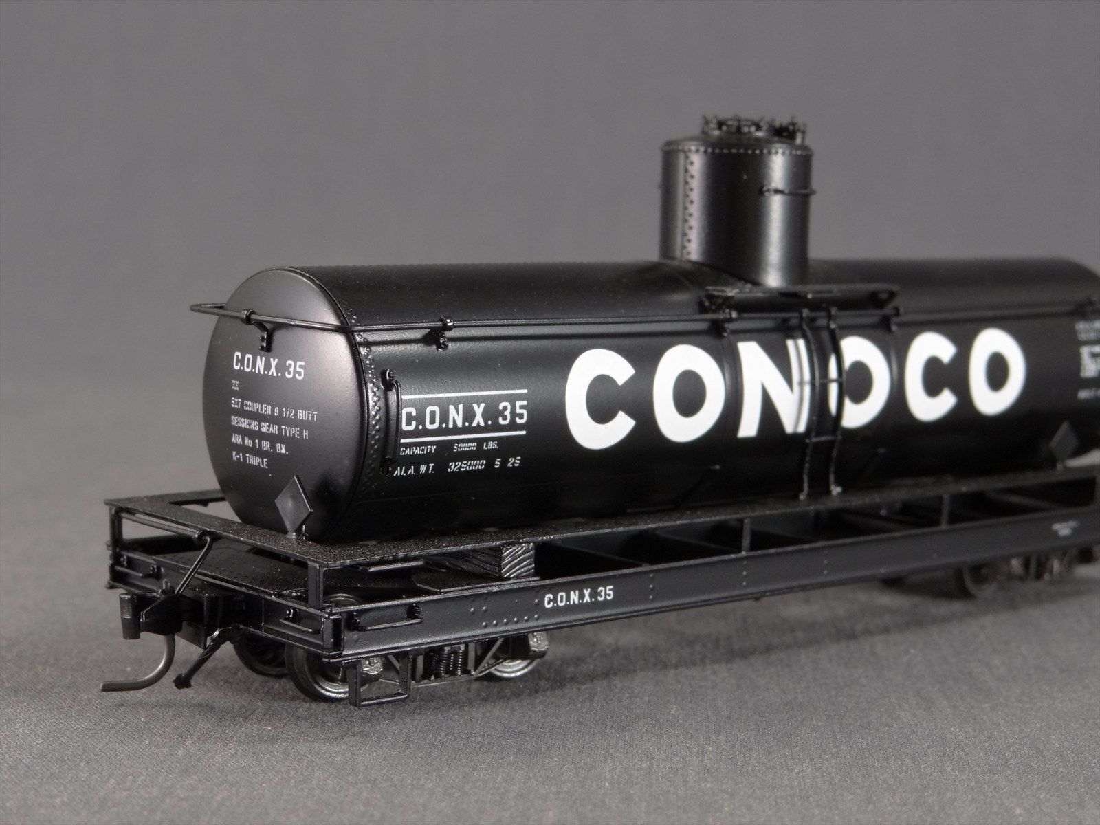 HOn3 DP Division Point Conoco Tank Car #35 - Black