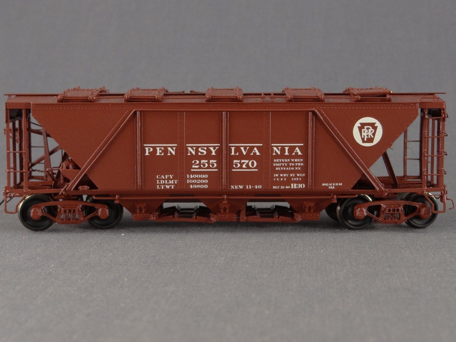 HO OMI 3327.1 Overland PRR H30 Covered Hopper #255570
