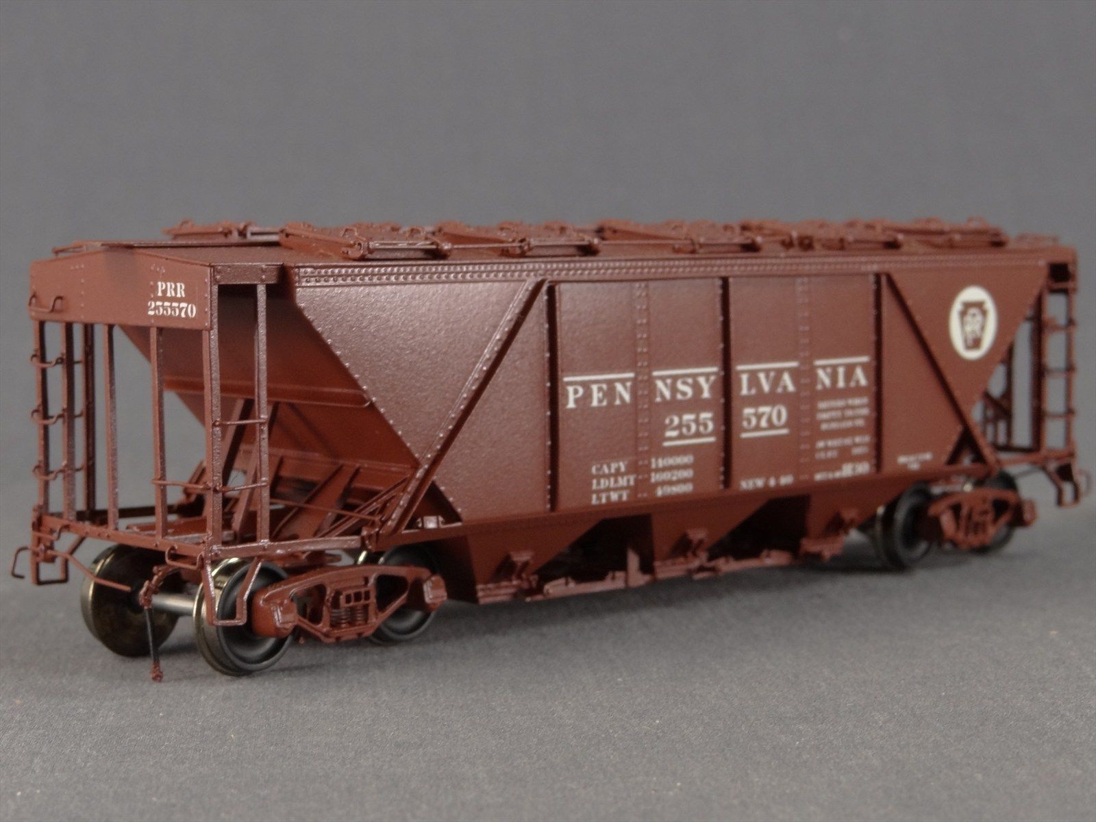 HO OMI 3327.1 Overland PRR H30 Covered Hopper #255570