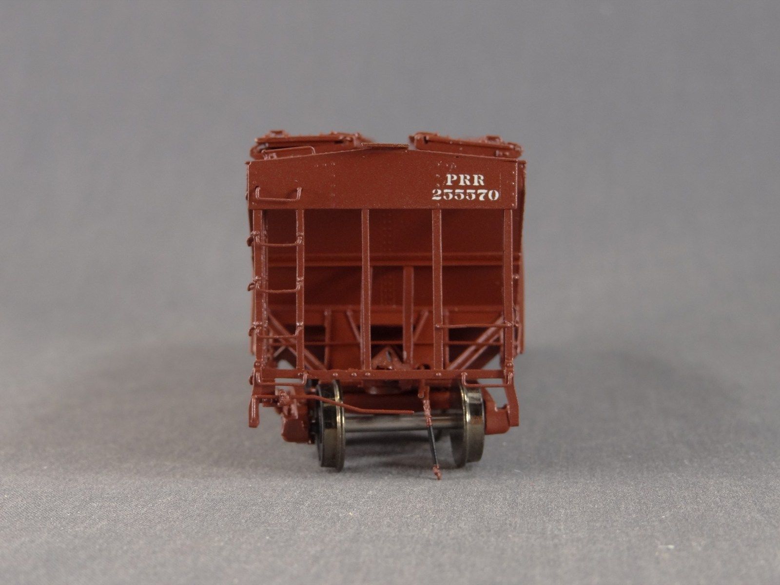 HO OMI 3327.1 Overland PRR H30 Covered Hopper #255570
