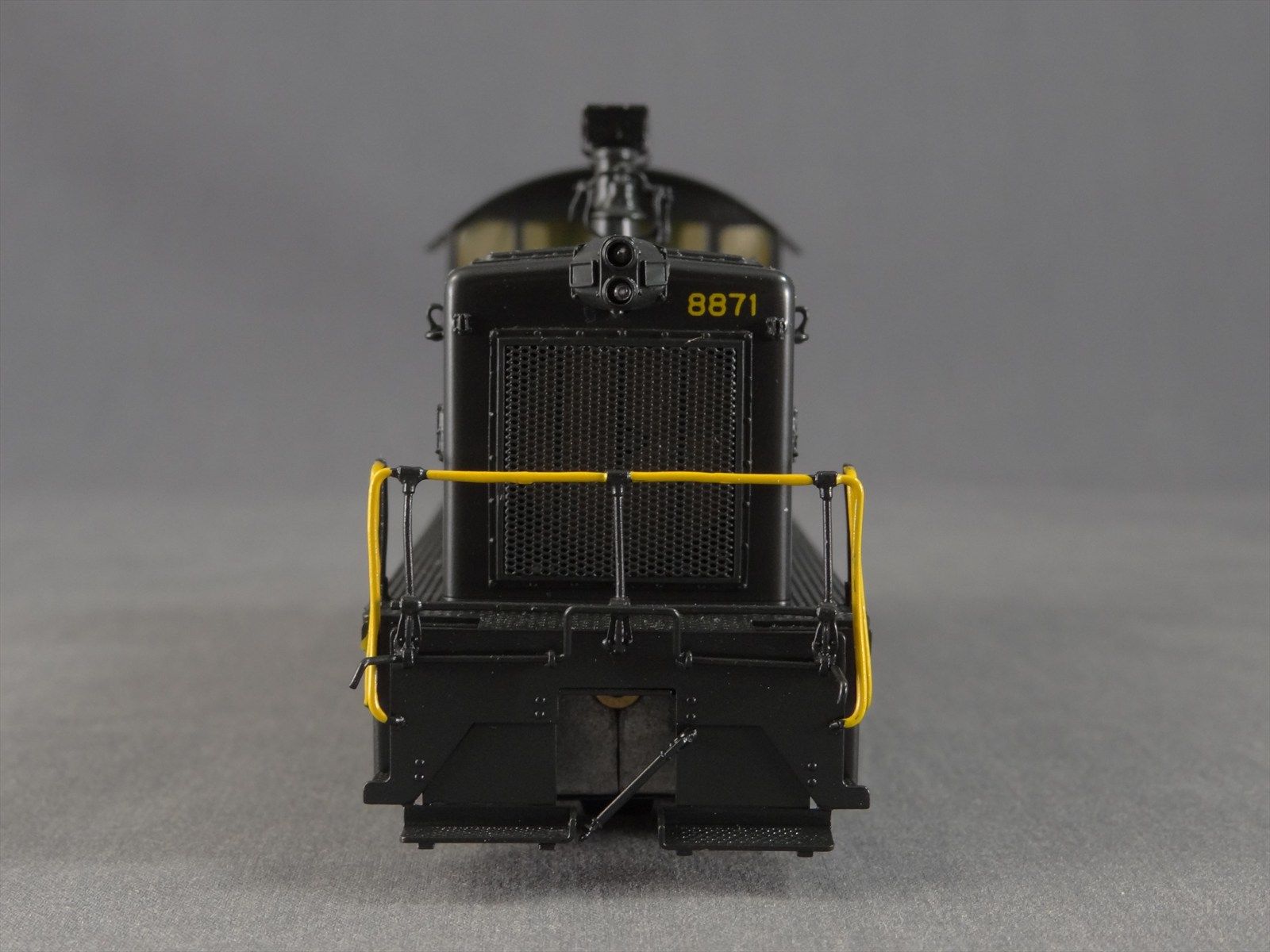HO PSC 16708-10 PRR Pennsylvania EMD SW-7 Diesel #8871