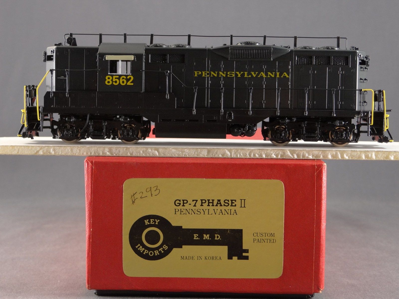 HO Key PRR Pennsylvania EMD GP-7 Diesel Phase 2 #8562