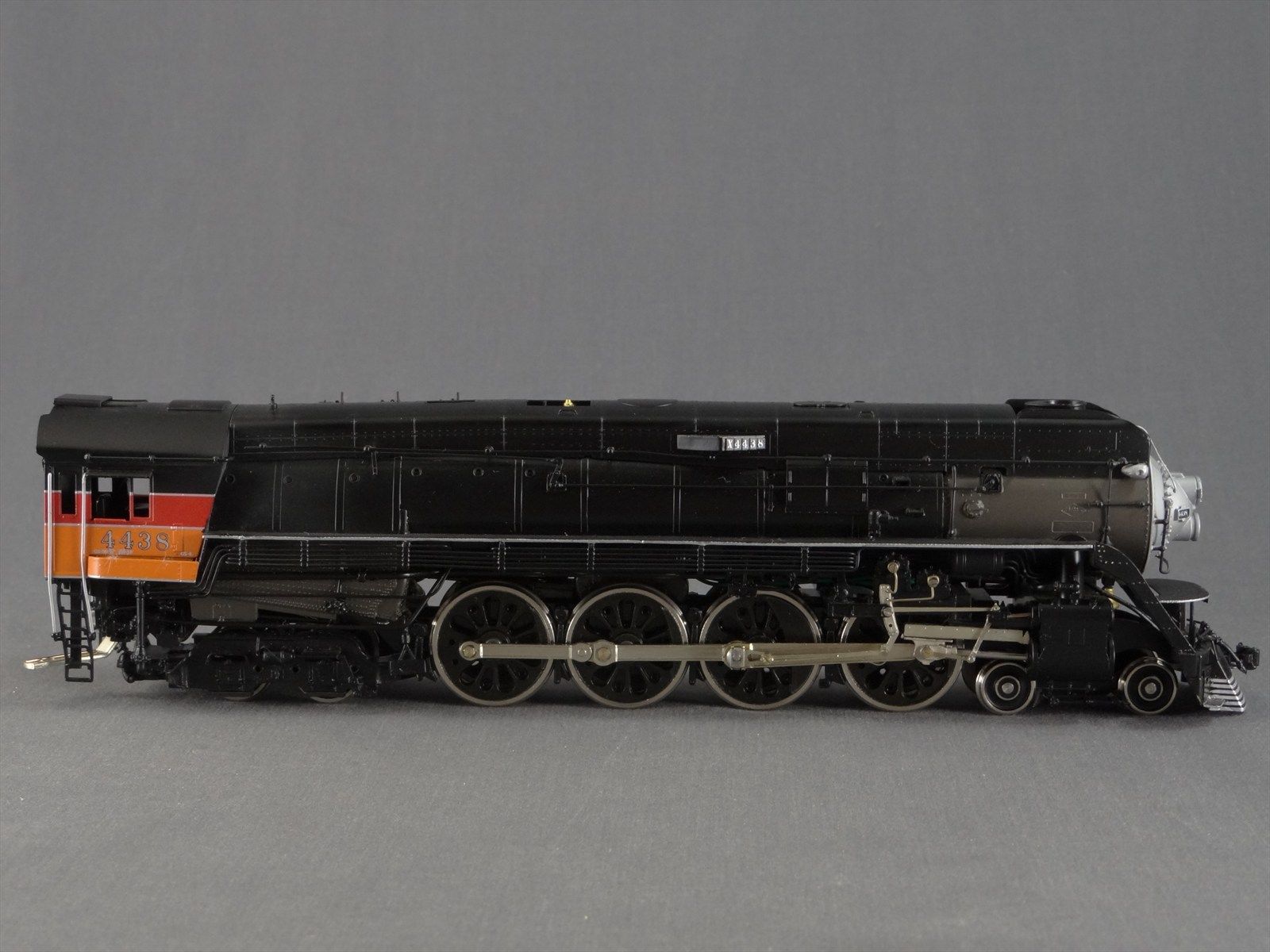 HO Key ImportsCS#84 SP 4-8-4 GS-4 #4438 Late - Partial Daylight