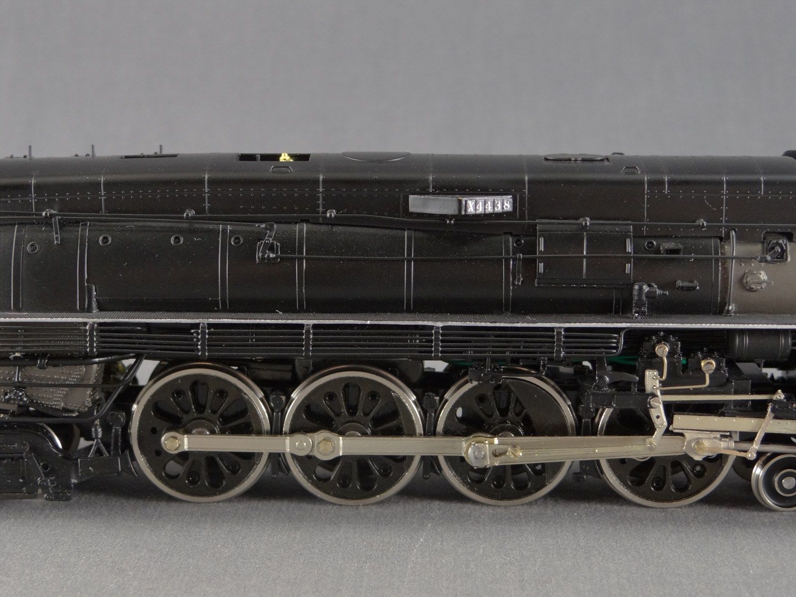 HO Key ImportsCS#84 SP 4-8-4 GS-4 #4438 Late - Partial Daylight