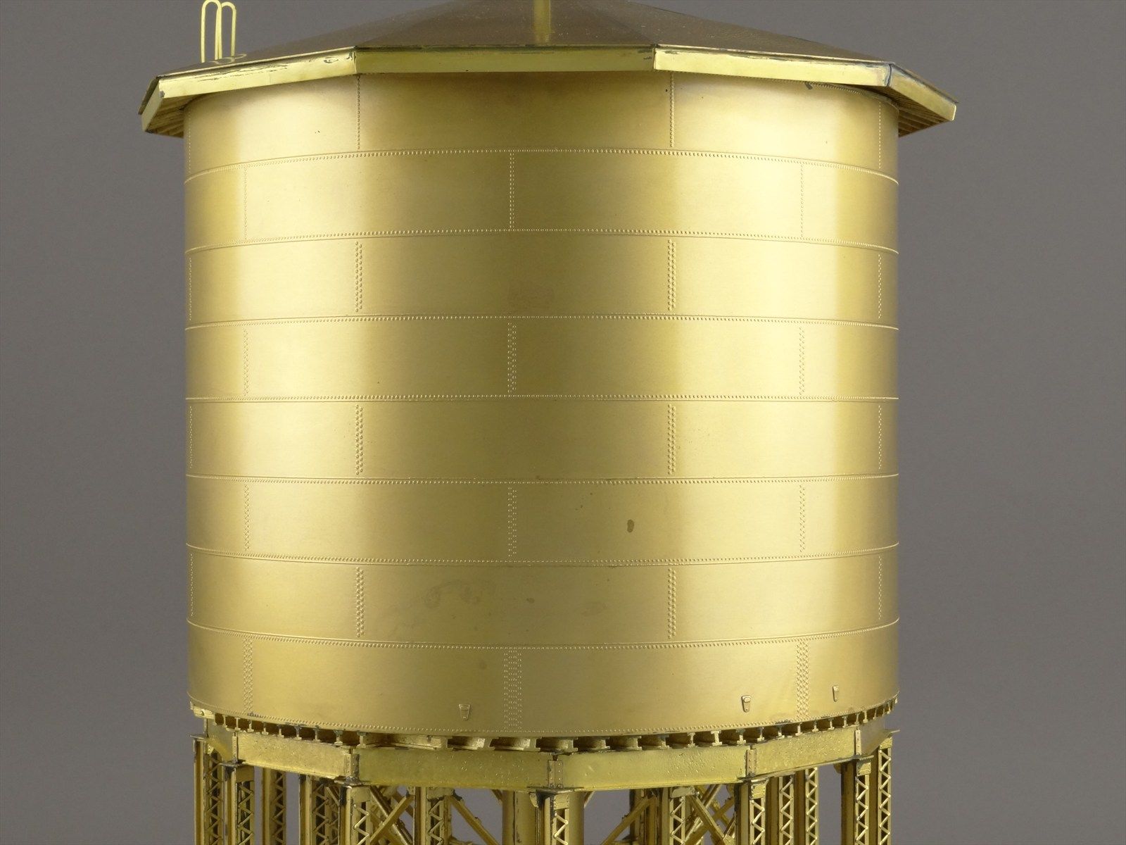 HO OMI 3372 UP 350,000 Gallon Water Tower - Hinkle, OR