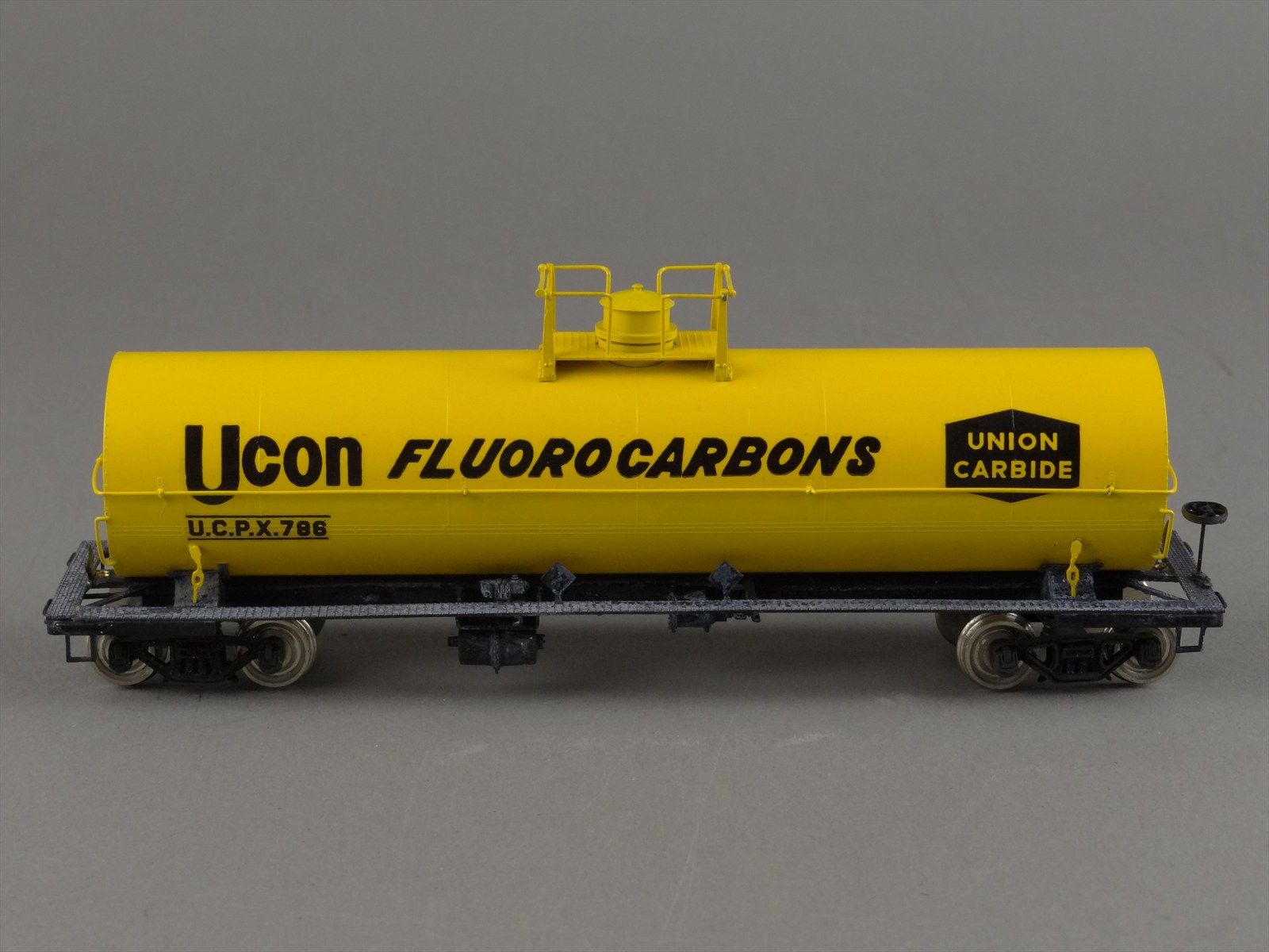 HO PSC 15652-5 12,000 Gallon Tank Car - Union Carbide UCPX #796