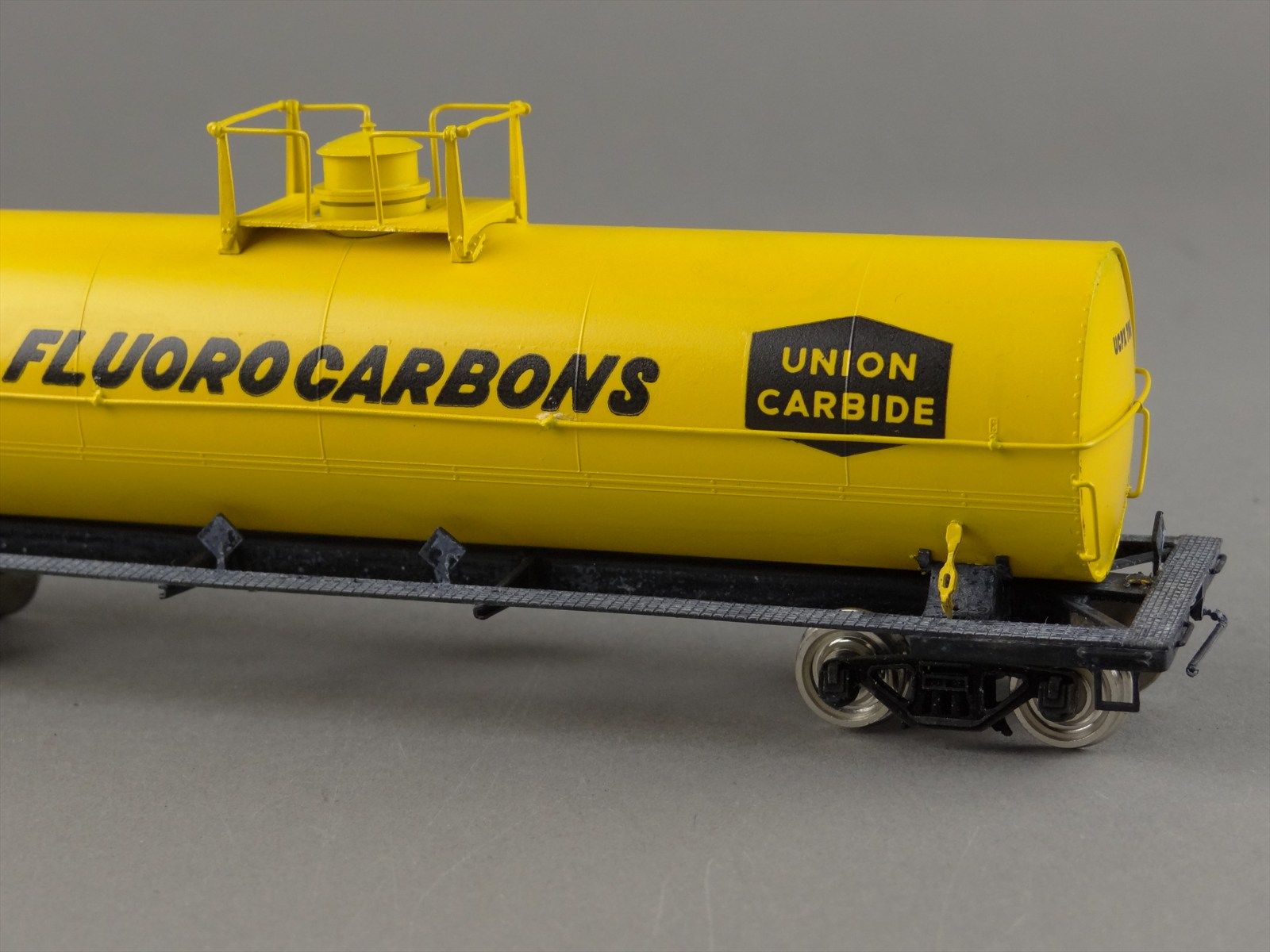 HO PSC 15652-5 12,000 Gallon Tank Car - Union Carbide UCPX #796