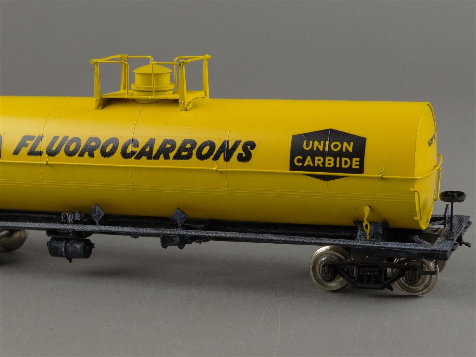 HO PSC 15652-5 12,000 Gallon Tank Car - Union Carbide UCPX #796