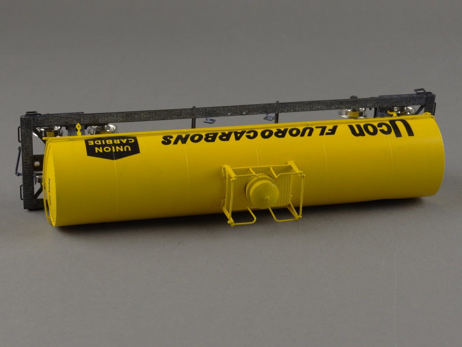 HO PSC 15652-5 12,000 Gallon Tank Car - Union Carbide UCPX #796