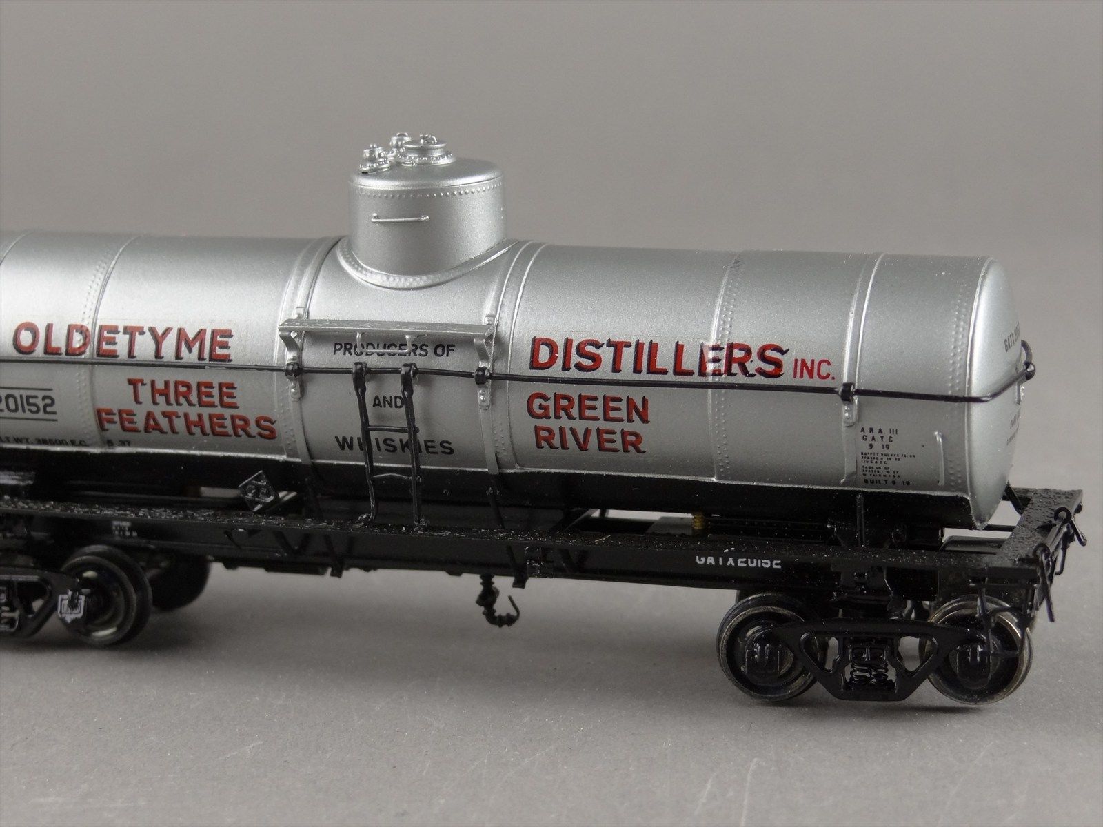 HO OMI 3482.1 Overland GATX 10,000 Gal 1 Dome Riveted Tank Car - Oldetyme