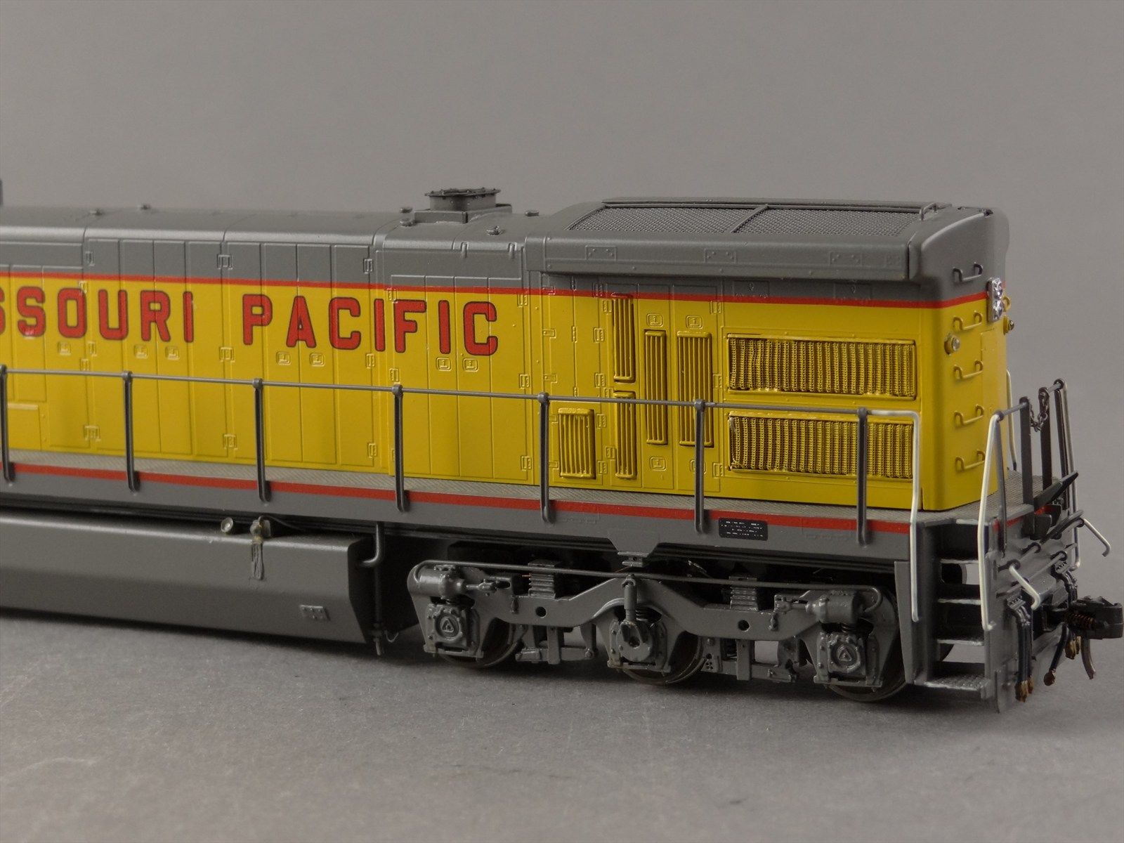 HO OMI Overland MP / UP Missouri Pacific C36-7 Diesel #9028 - Custom + DCC