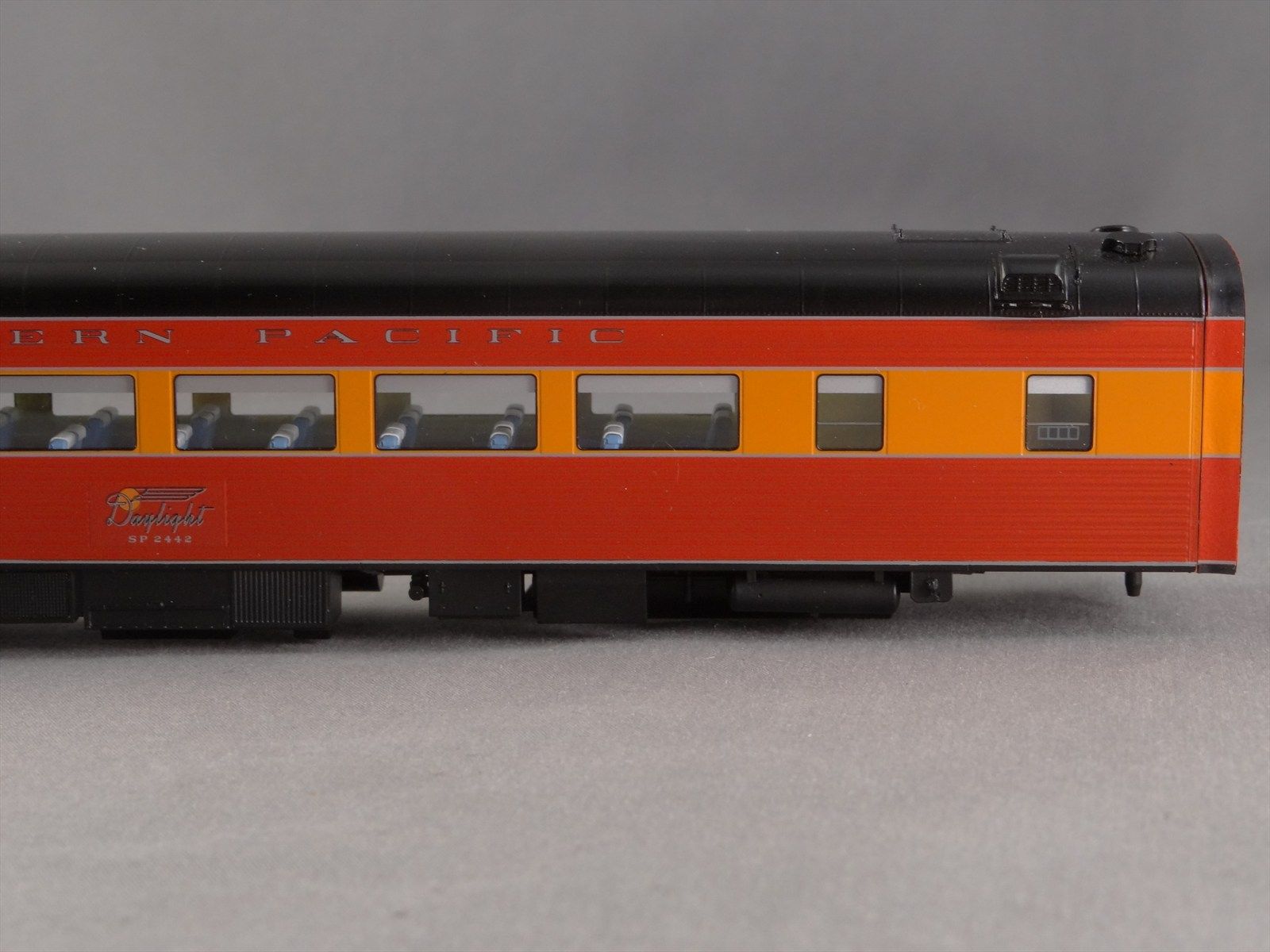 HO TCY Coach Yard SP Southern Pacific Daylight Articulated Chair Car ...