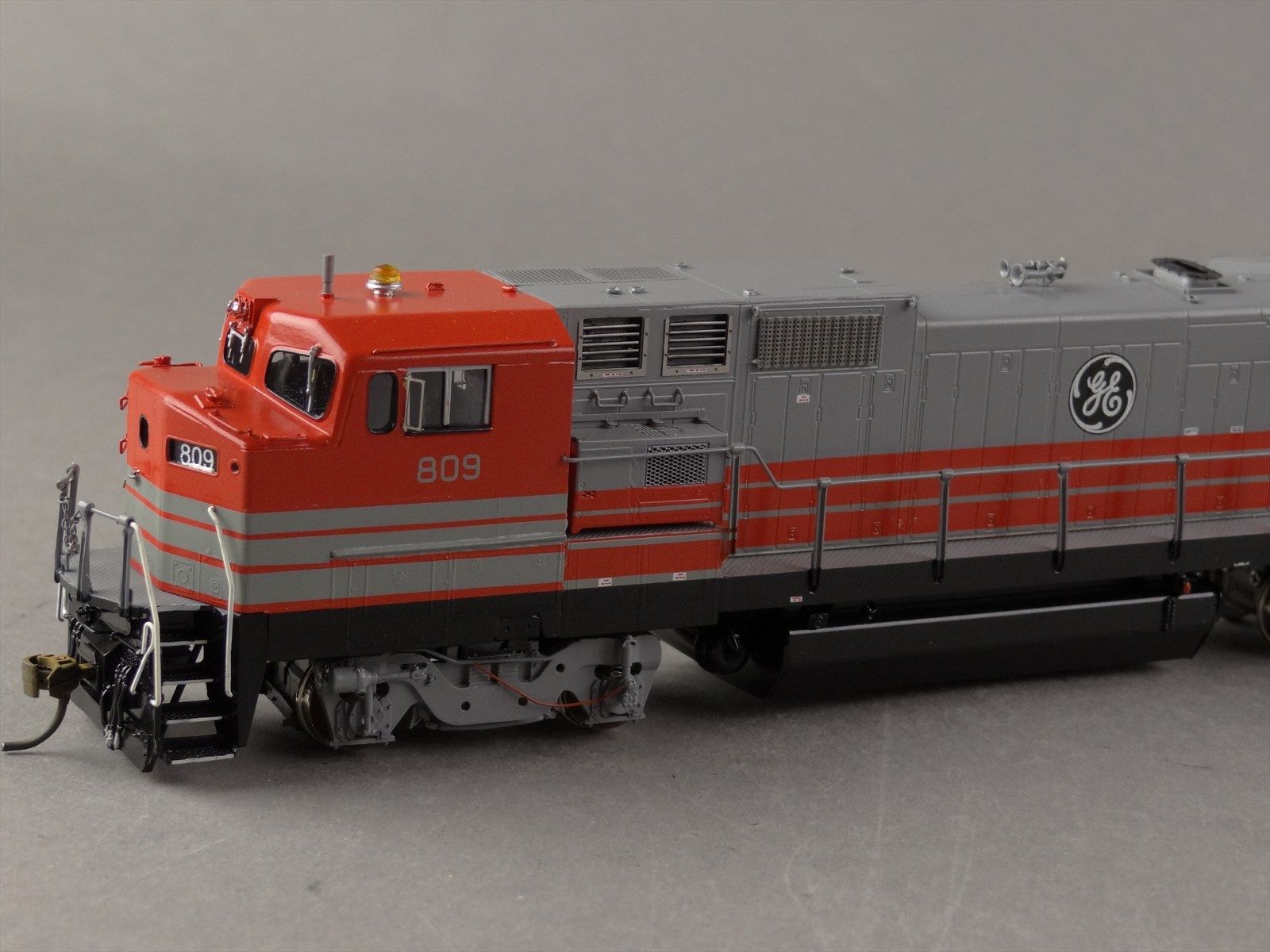 HO Brass OMI 5190.1 GE Demo Wide Cab Dash 8-40B#4014 + DCC