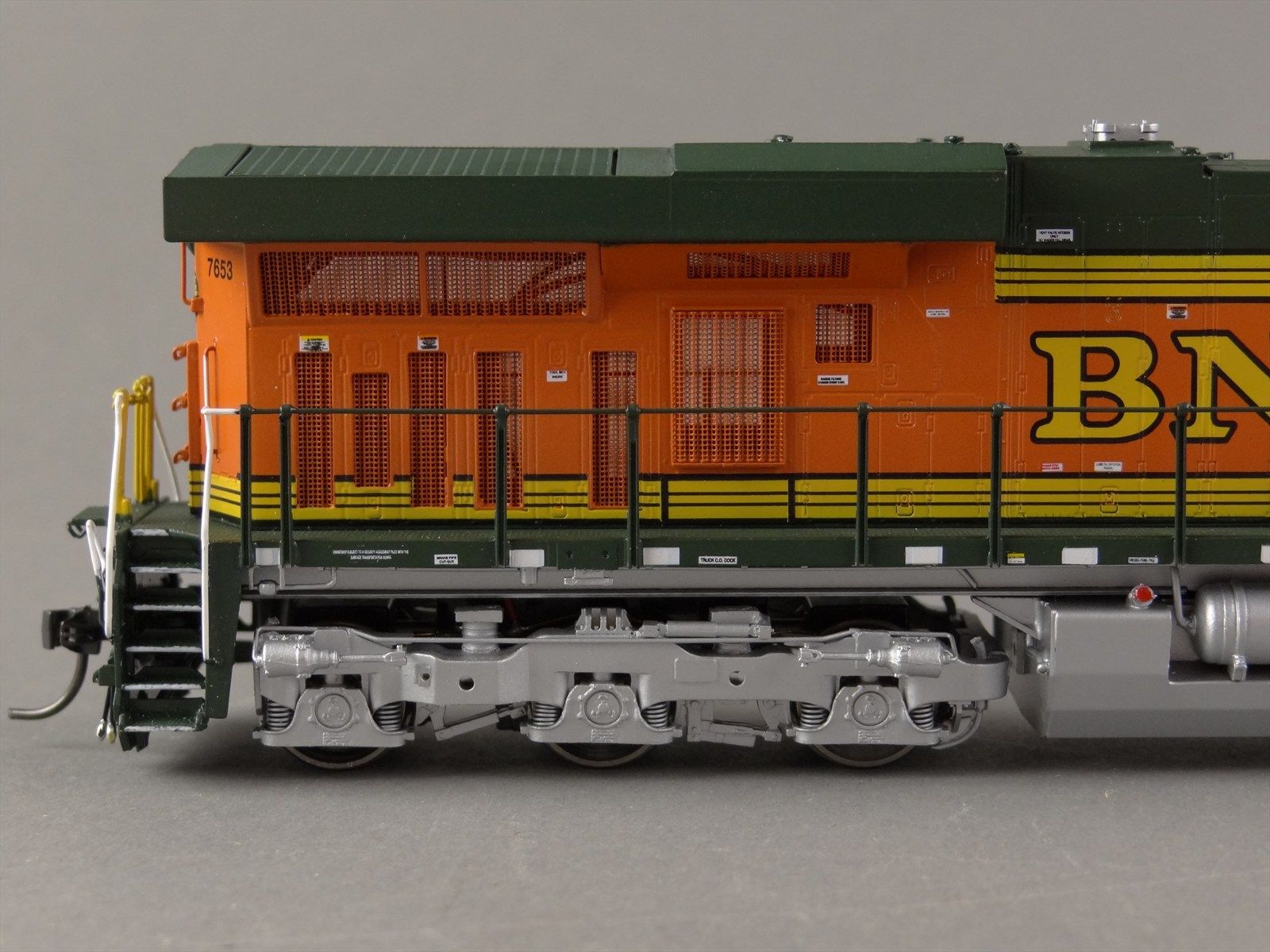 HO OMI Overland BNSF ES44DC #7653 DCC/DC Heritage II